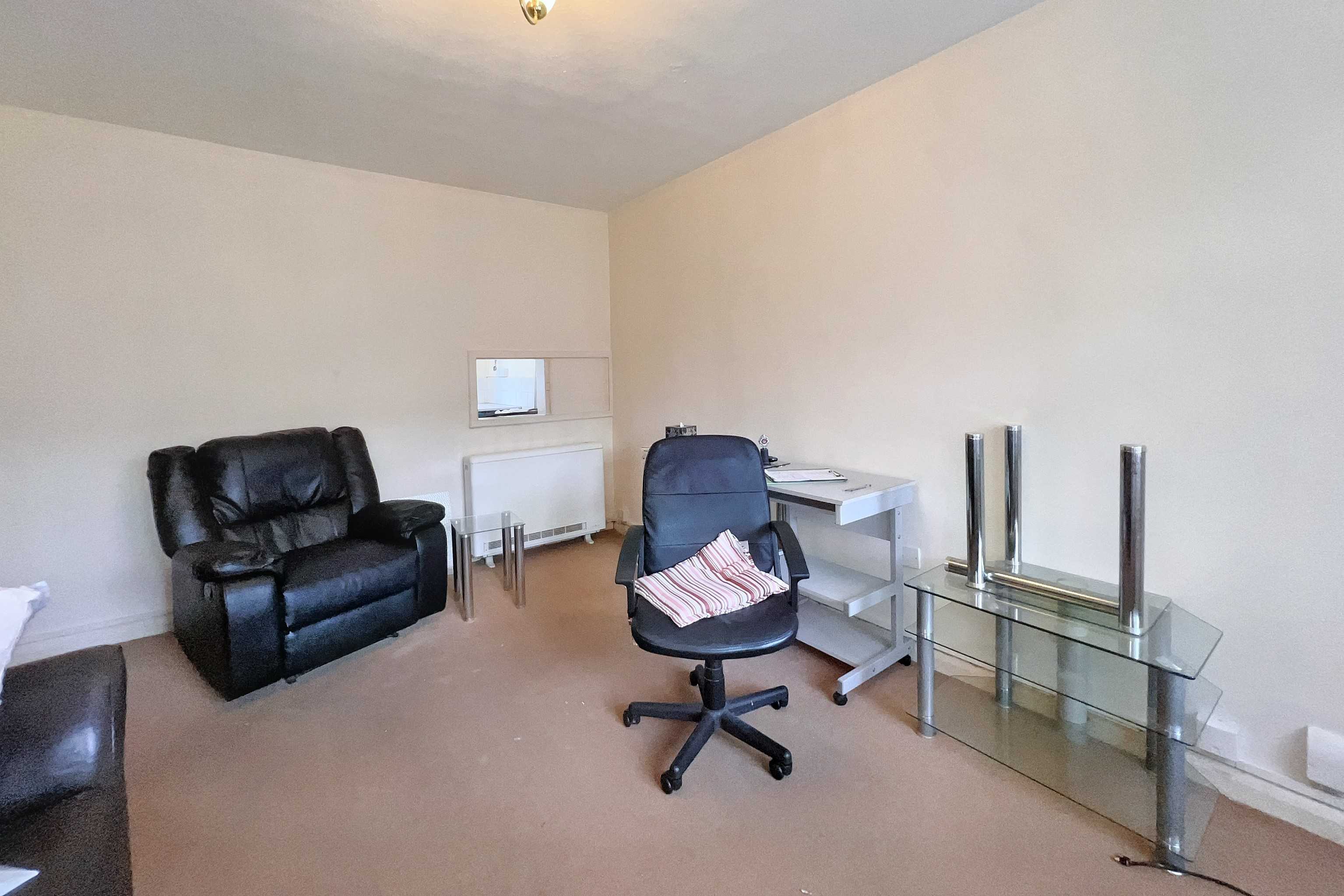 15 Beech Grove, Addlestone, Surrey, KT15 1QQ