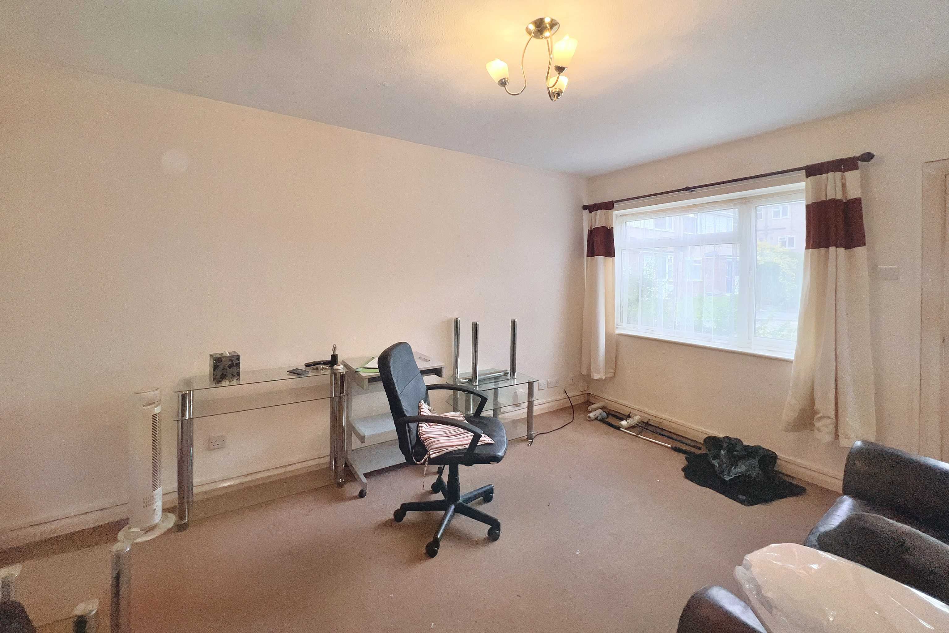 15 Beech Grove, Addlestone, Surrey, KT15 1QQ