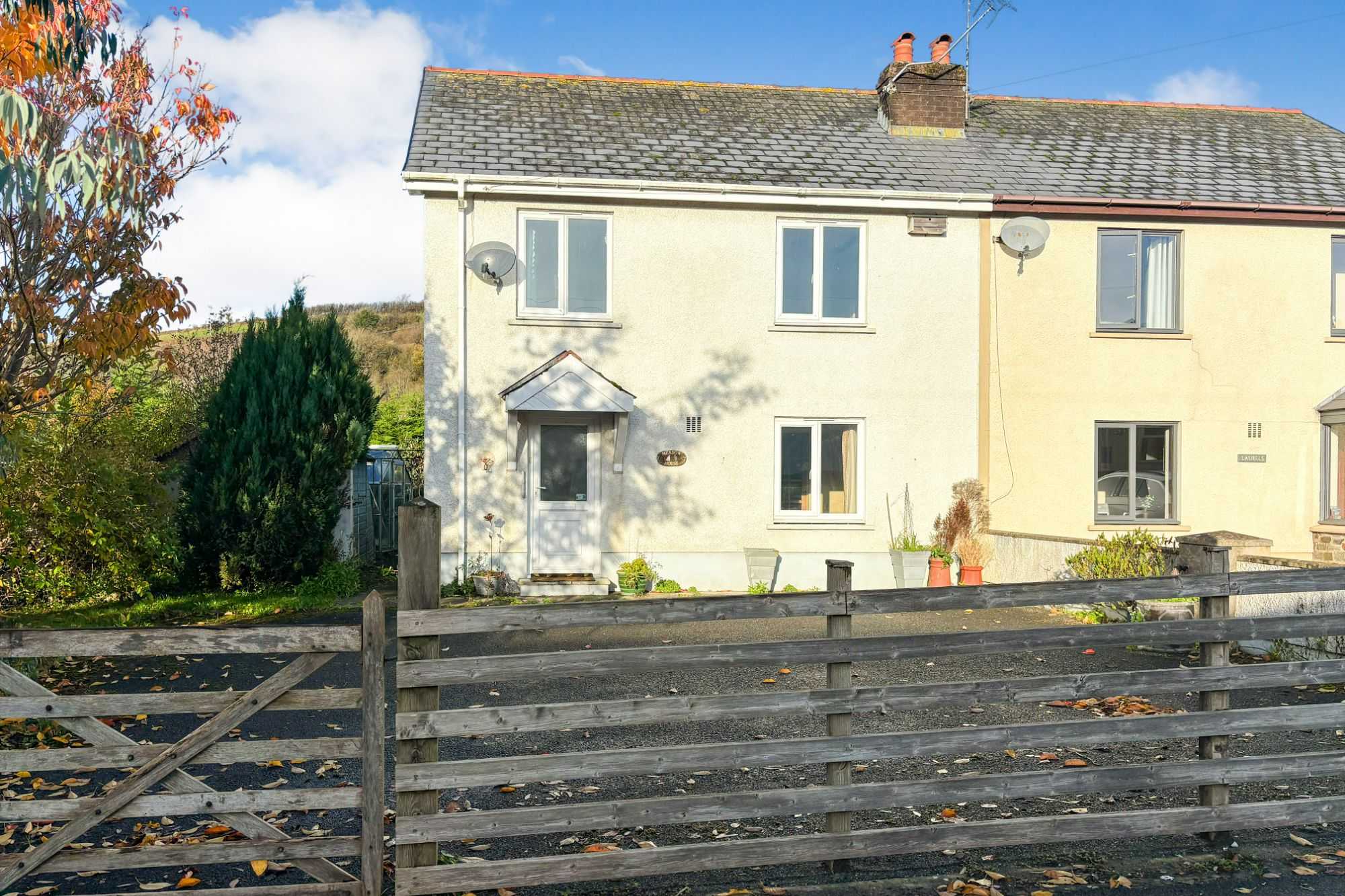 Meadow House, Broadway, Laugharne SA33 4NS