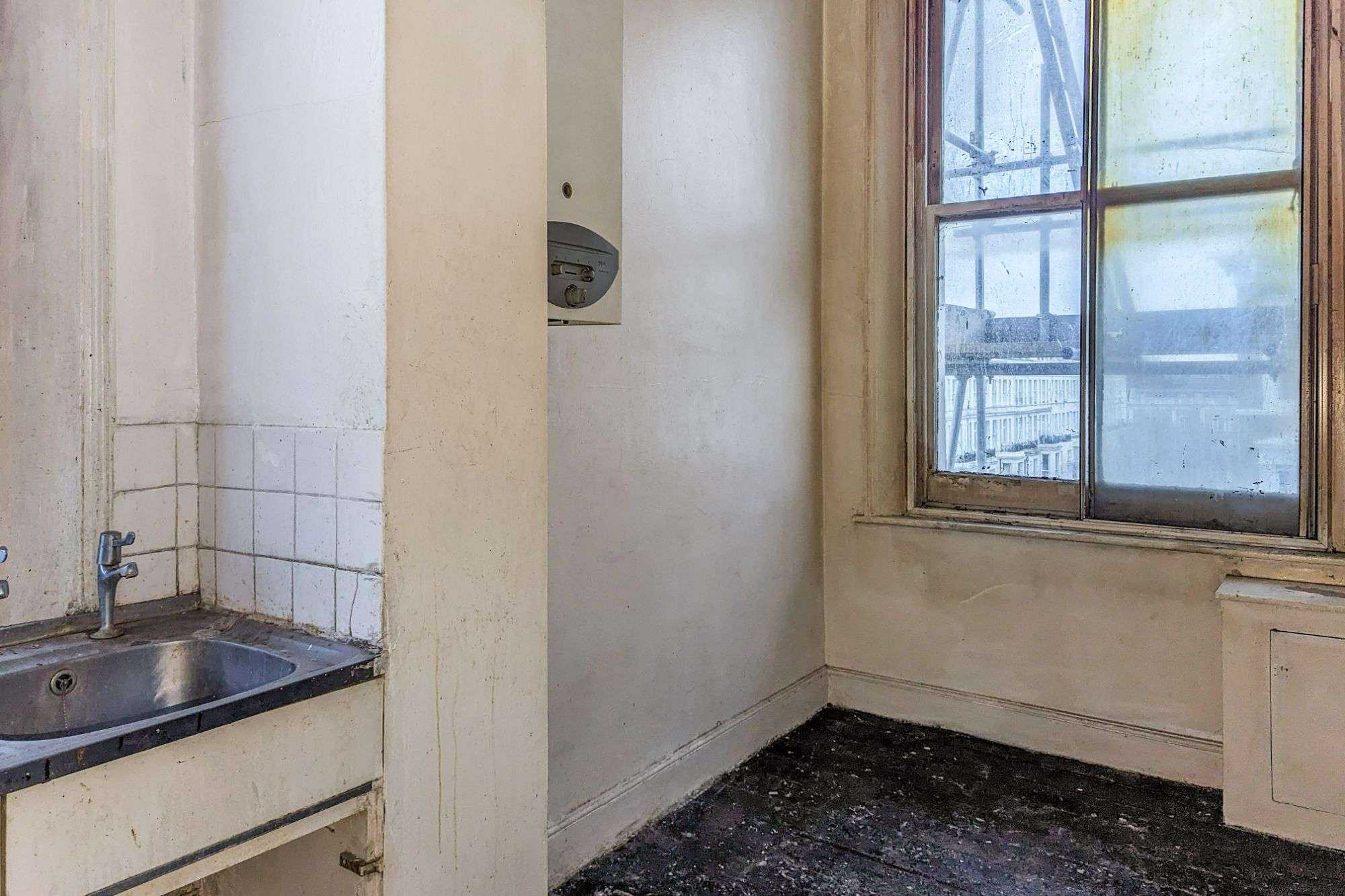 12H Nevern Road, Earls Court , London, SW5 9PH