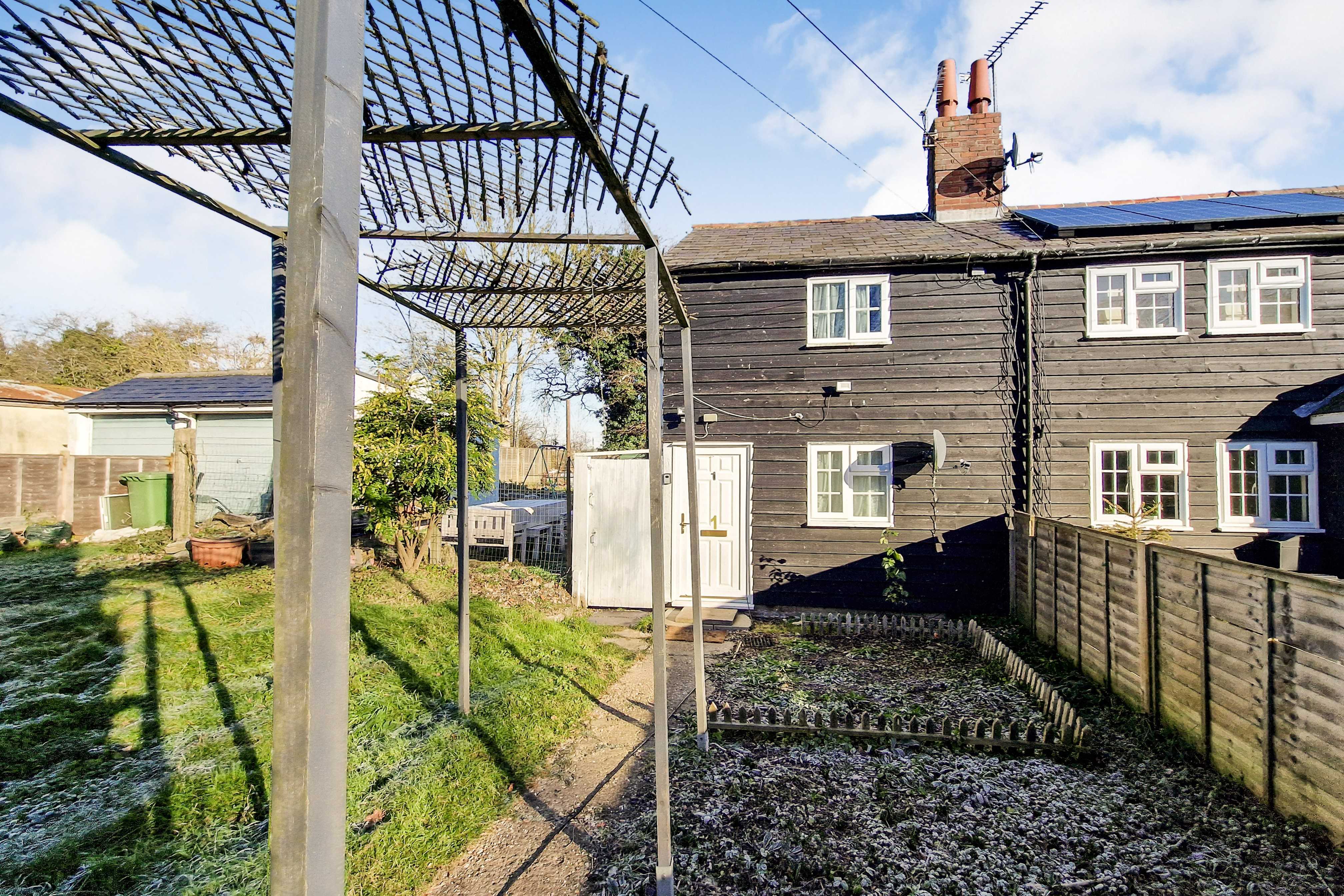 1 Chestnut Cottages, Burton End, Stanstead, CM24 8UJ