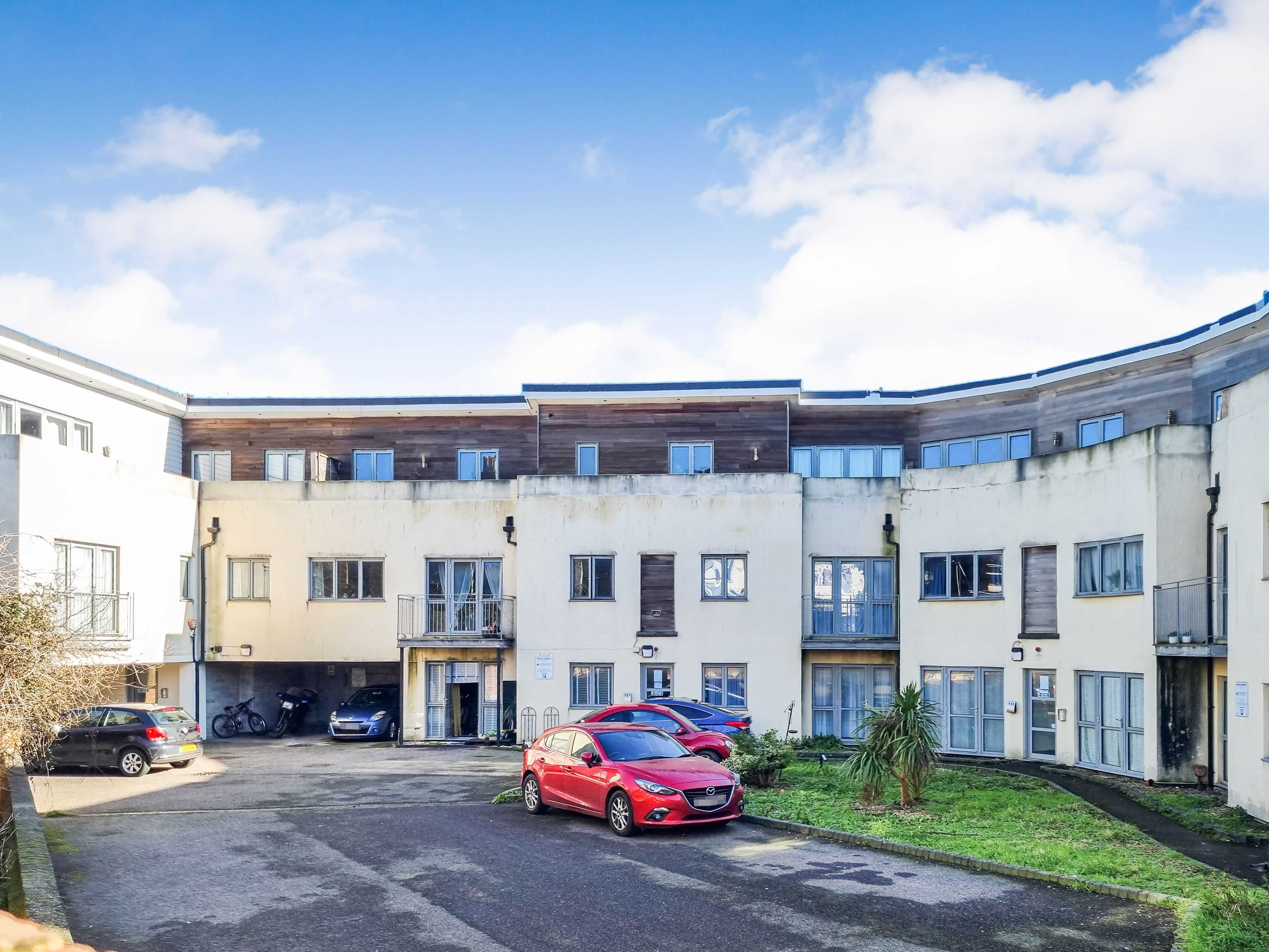 Flat 7 Sea Court, The Passage, Margate CT9 1AF