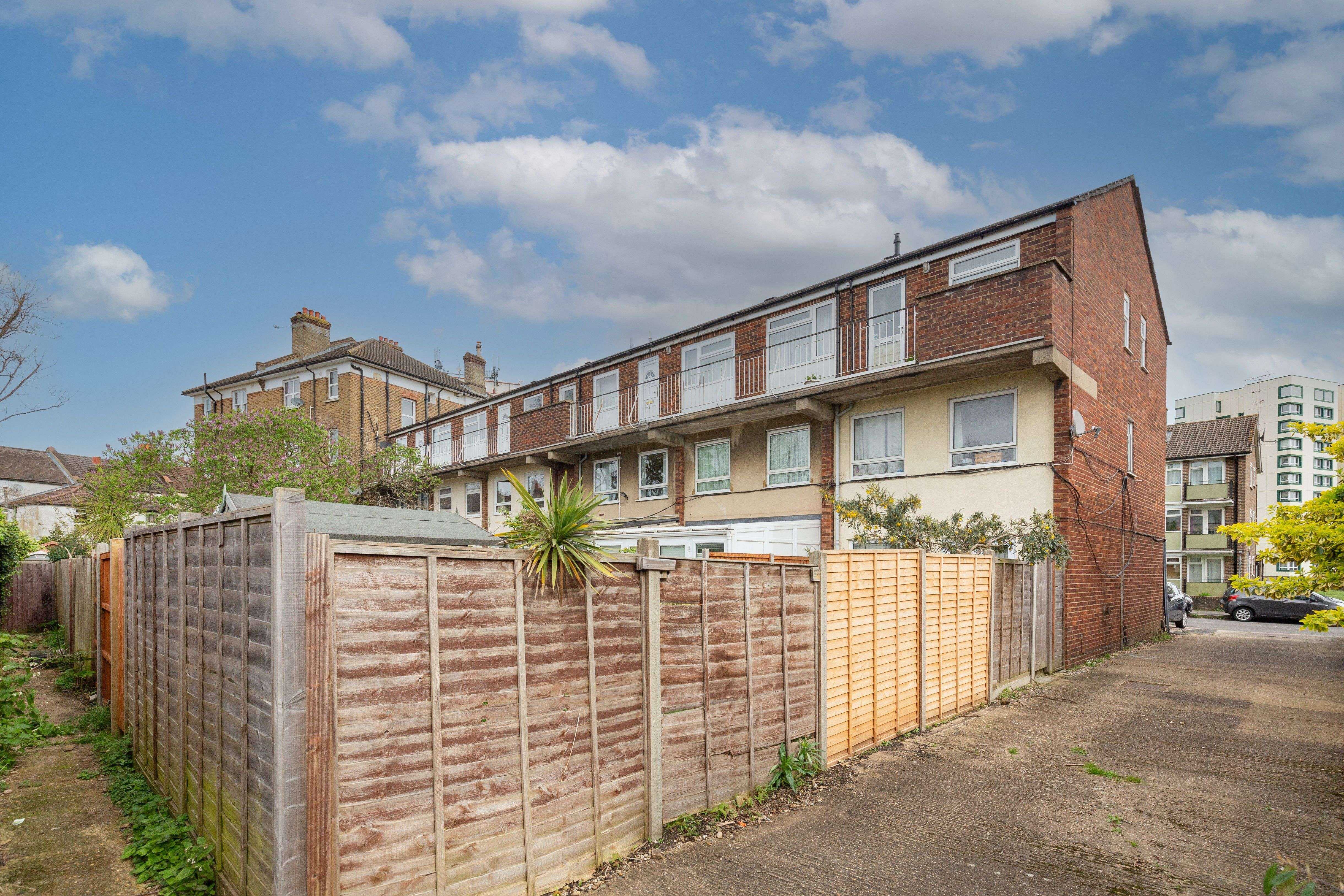 Croftside, 53 Sunny Bank, Croydon, London, SE25 4TL