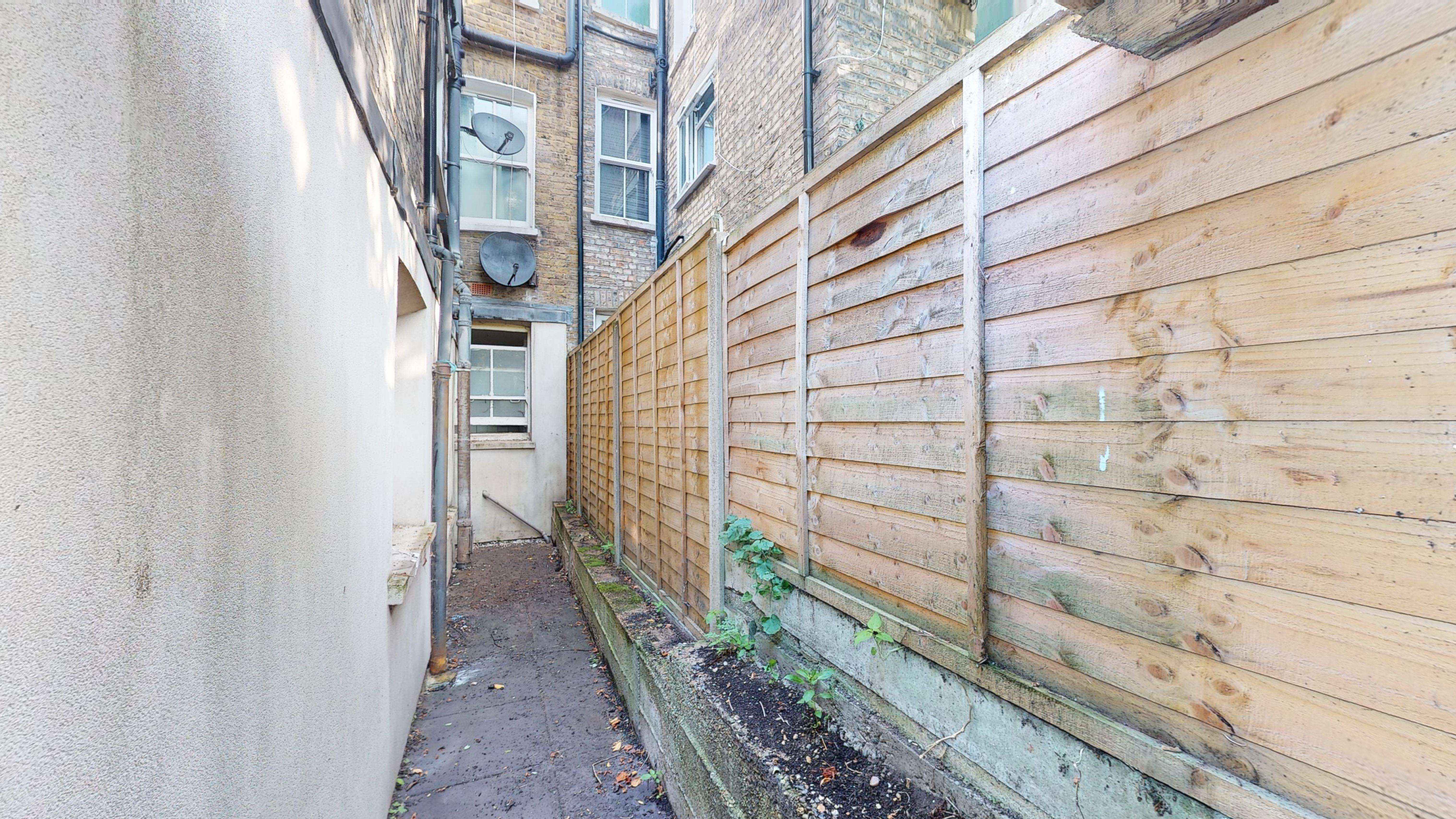 Flat A, 32 Mabley Street, Hackney, London E9 5RH