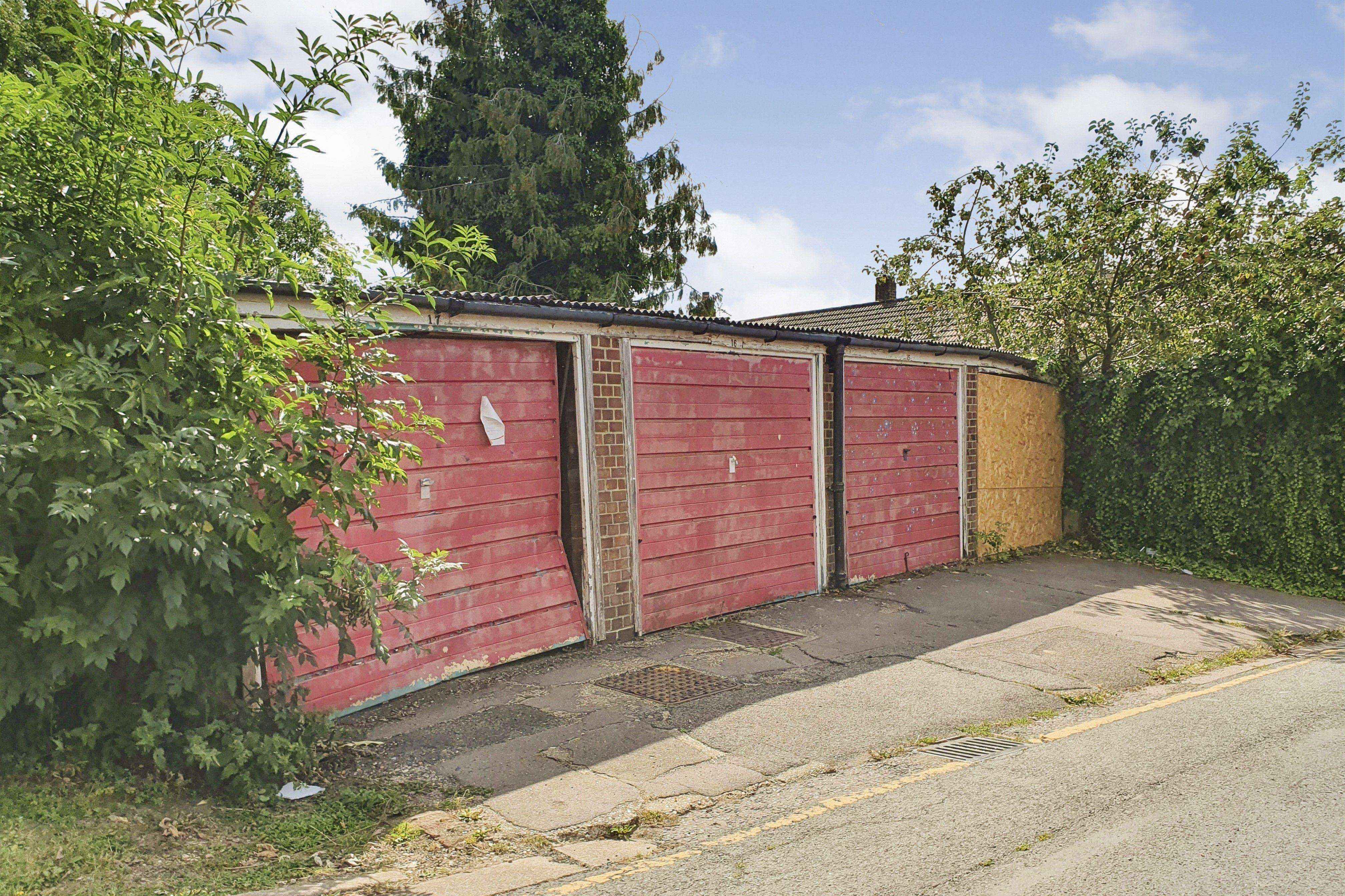 Holly Drive Garages, Potters Bar, London EN6 2QL