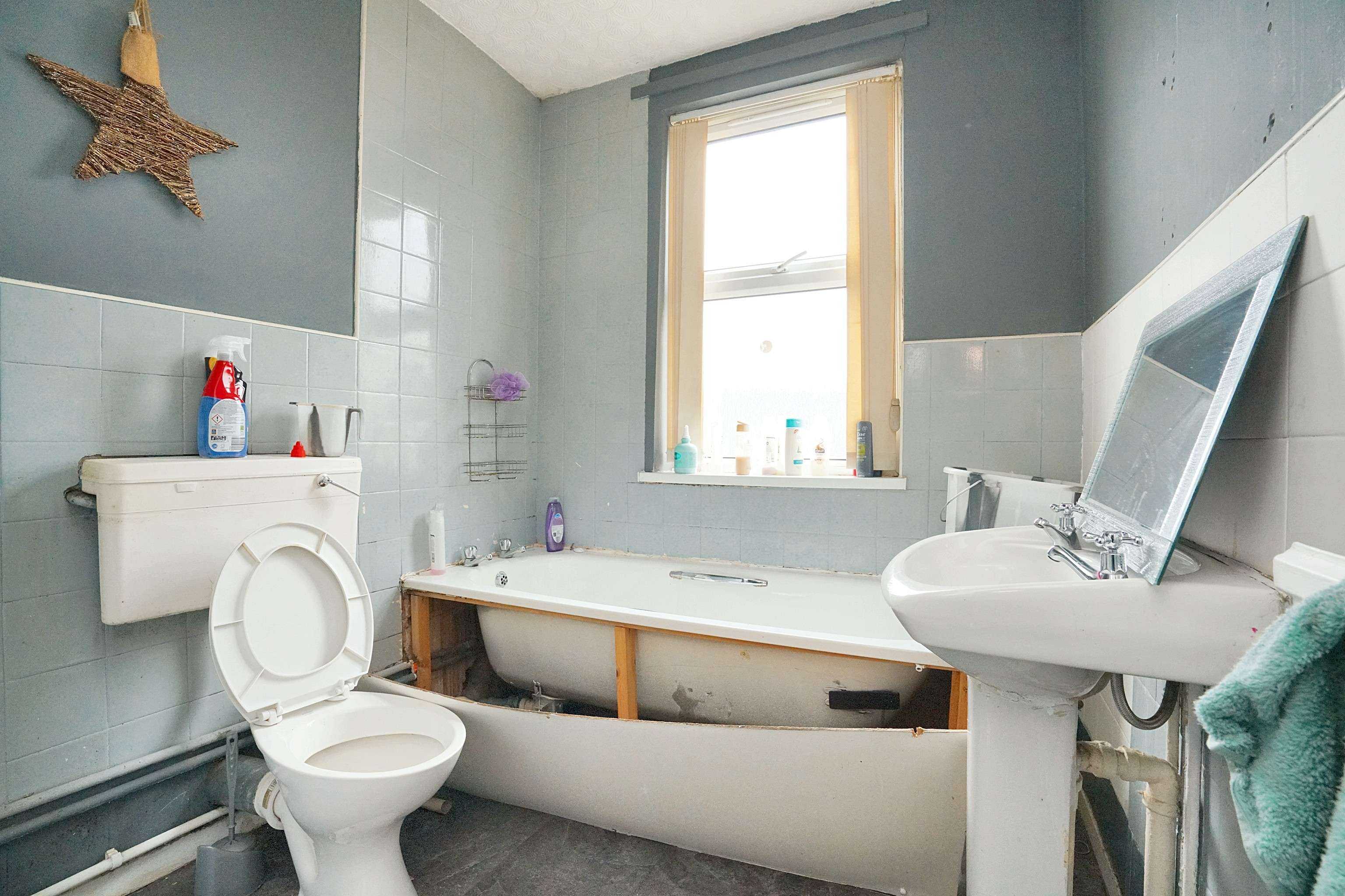52 Parry Street, Leicester, LE5 3NN