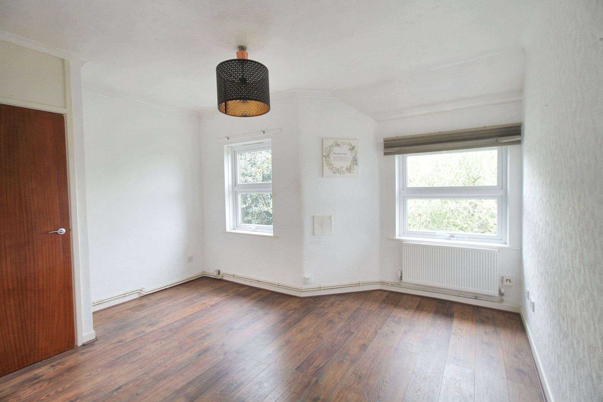 Flat E, 81 Warley Hill, Brentwood, Essex, CM14 5HN