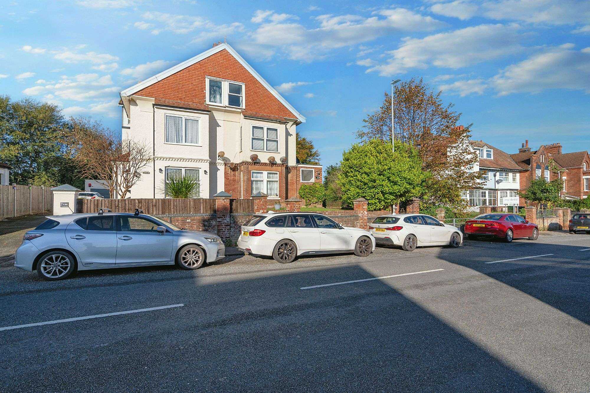 Flat 3, 118 Lowestoft Road, Gorleston, Great Yarmouth, Norfolk NR31 6ND