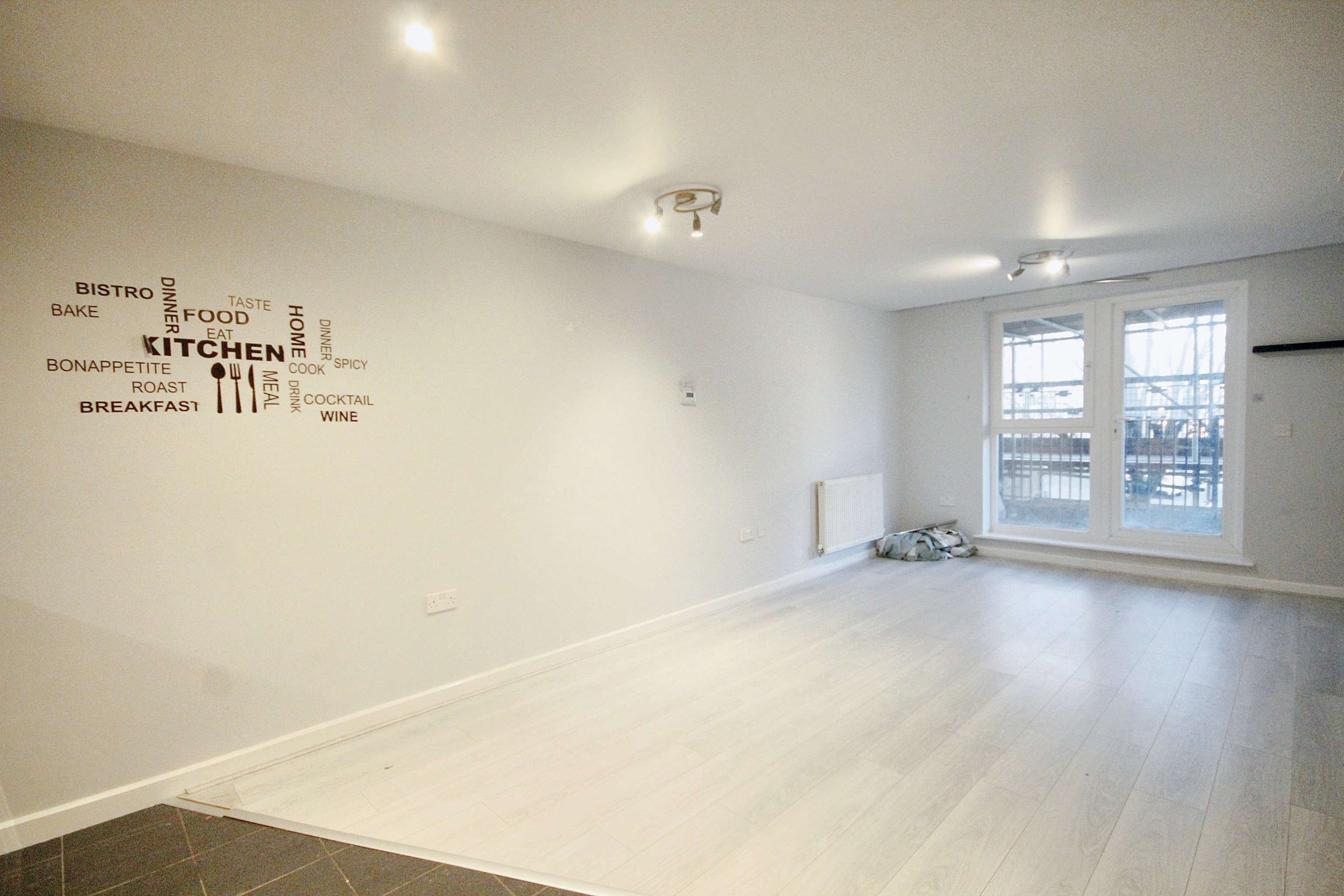 9 Catalonia Apartments, Metropolitan Station Approach, Watford, WD18 7BL