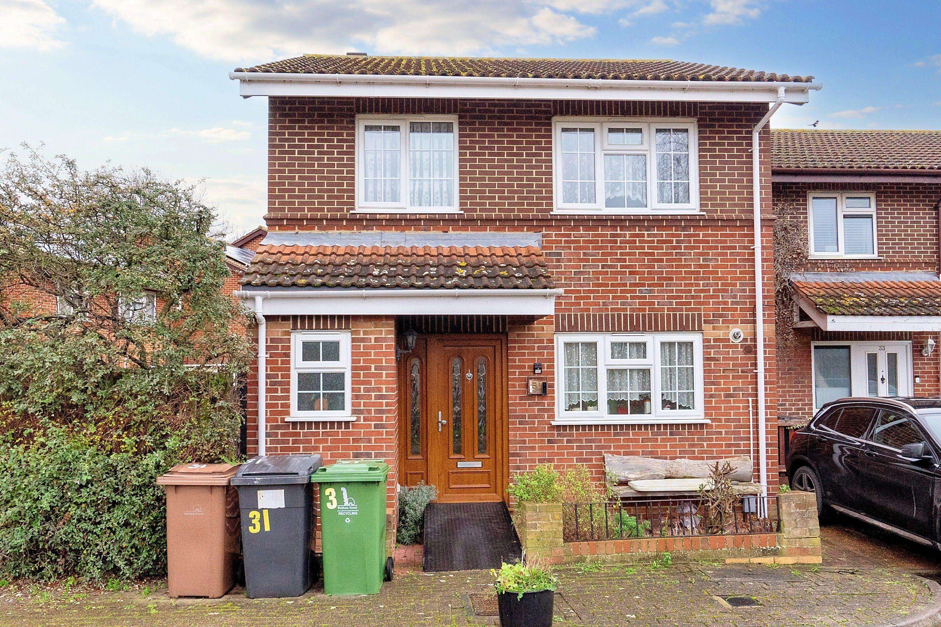 31 Waterhall Close, Walthamstow, London, E17 5PS