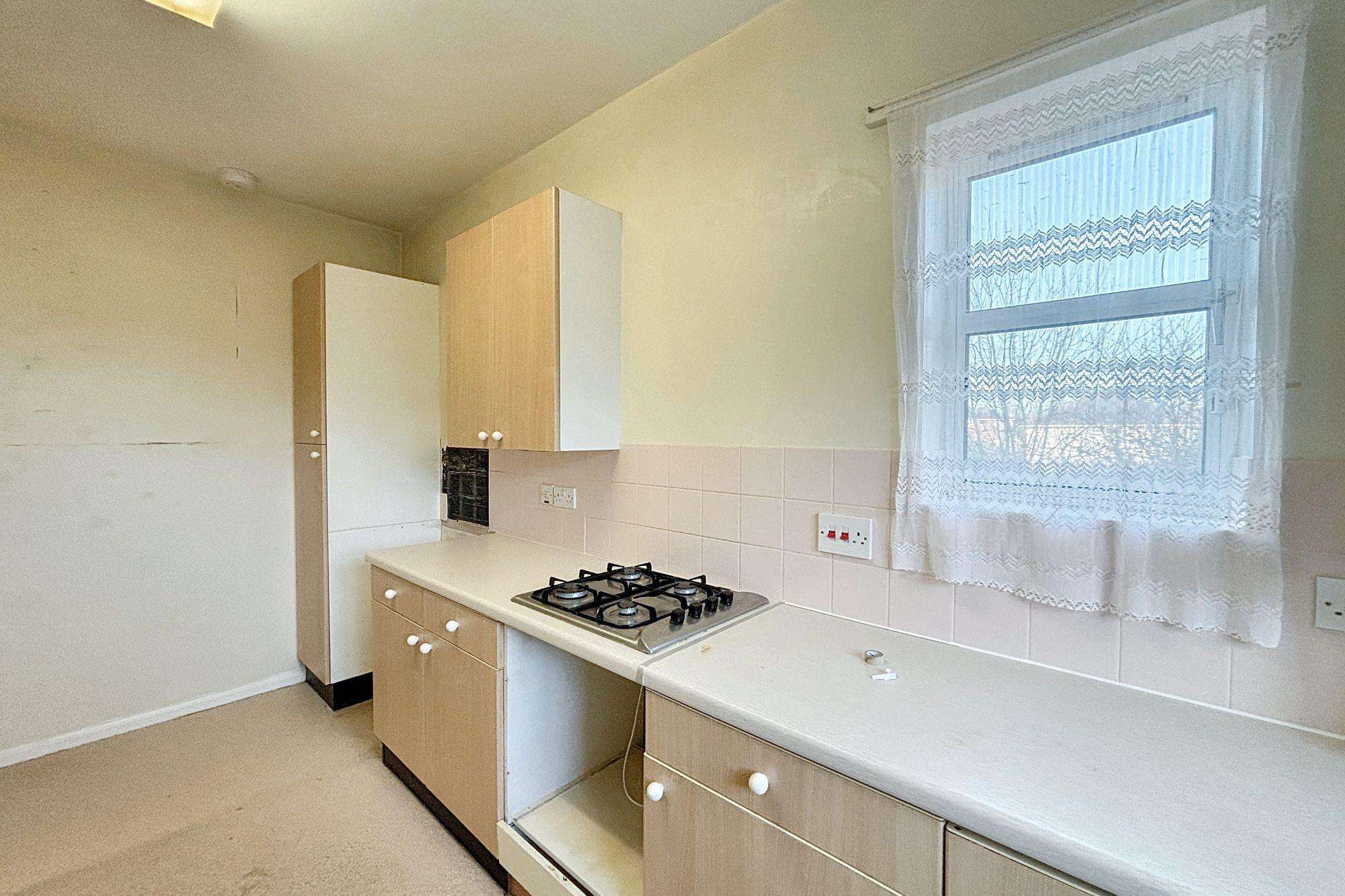 Flat B, 10 Chesham Street, Neasden, London NW10 0AX
