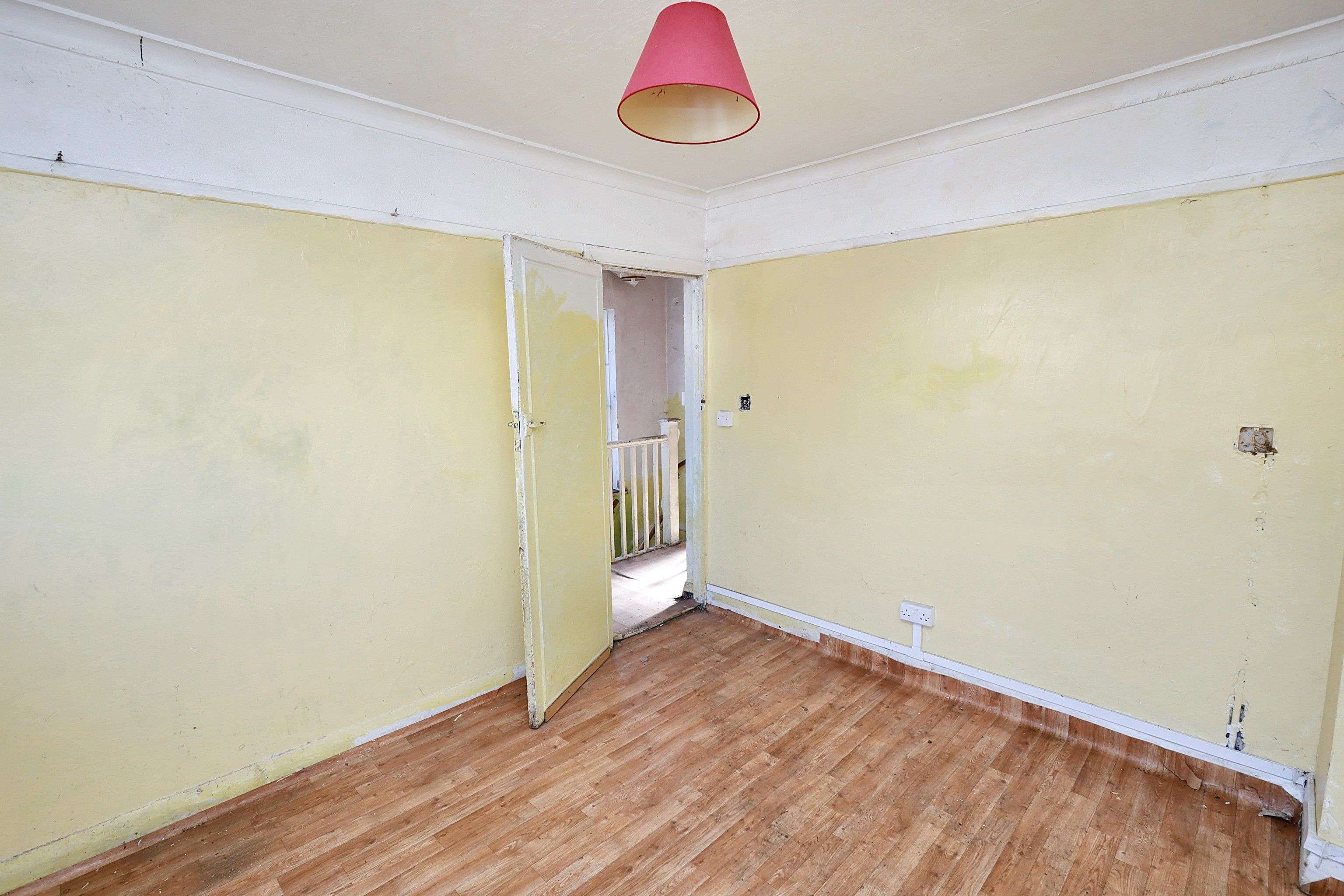 84 Dickens Avenue, Uxbridge, Middlesex, UB8 3DN