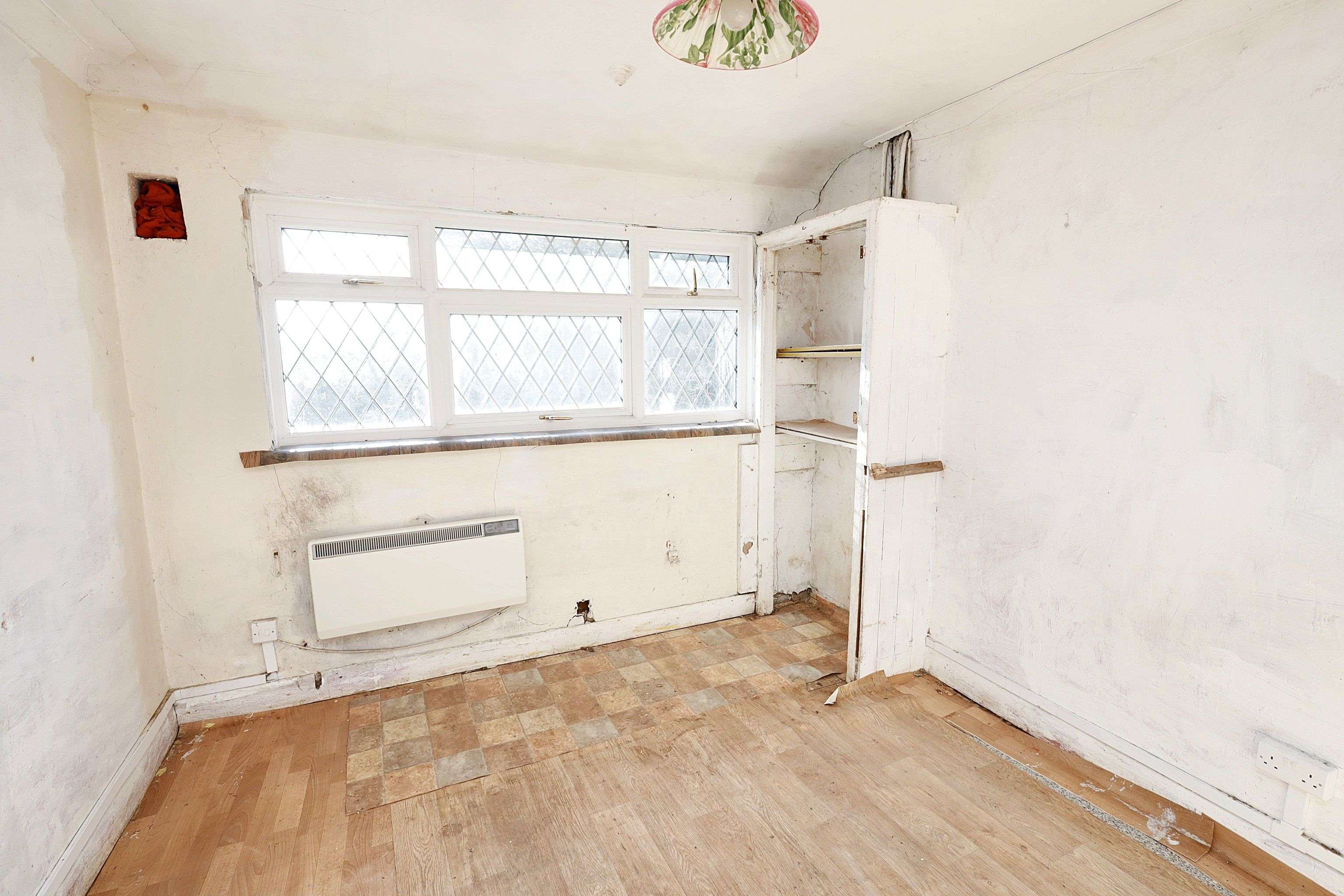 84 Dickens Avenue, Uxbridge, Middlesex, UB8 3DN