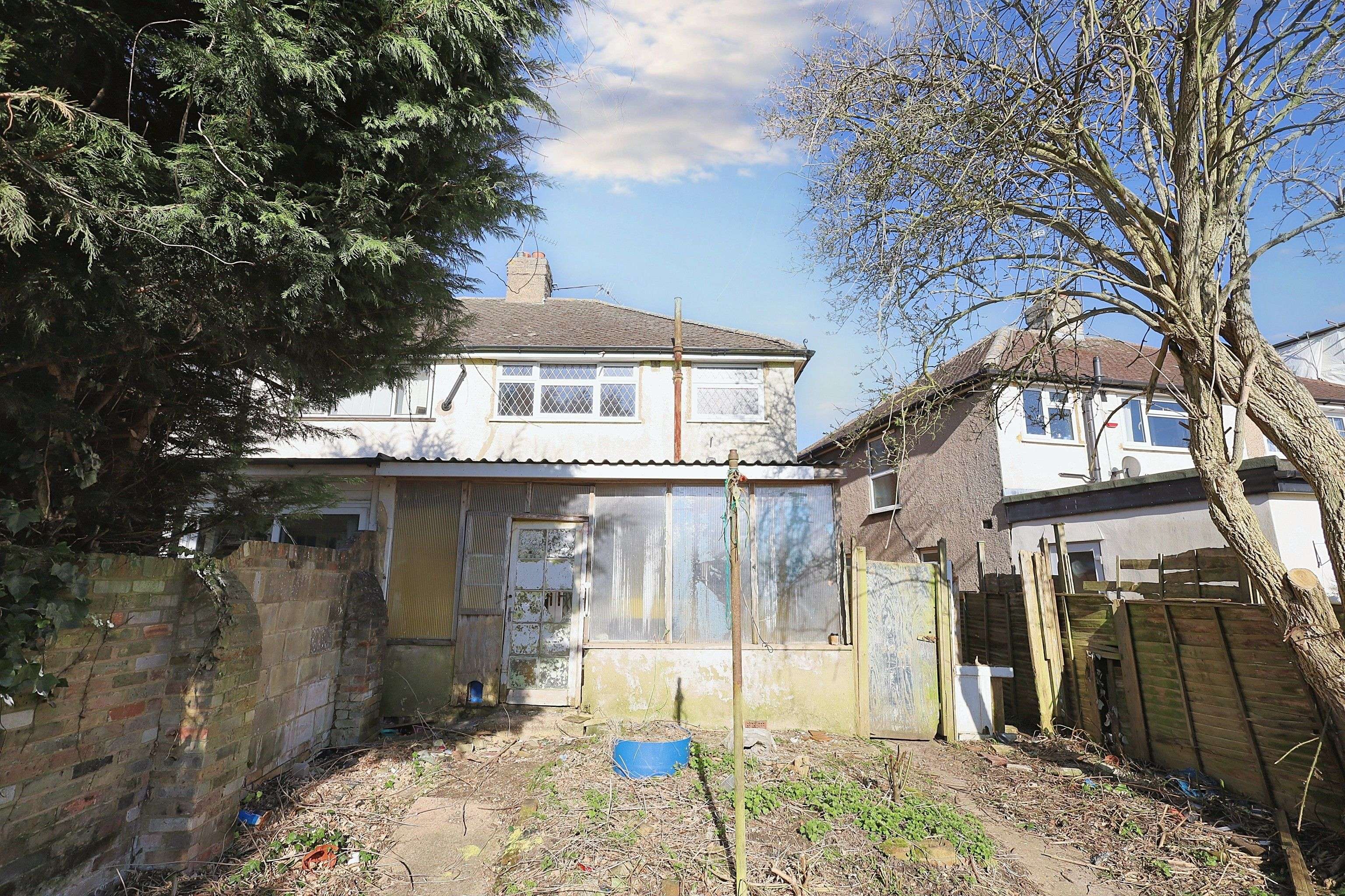 84 Dickens Avenue, Uxbridge, Middlesex, UB8 3DN