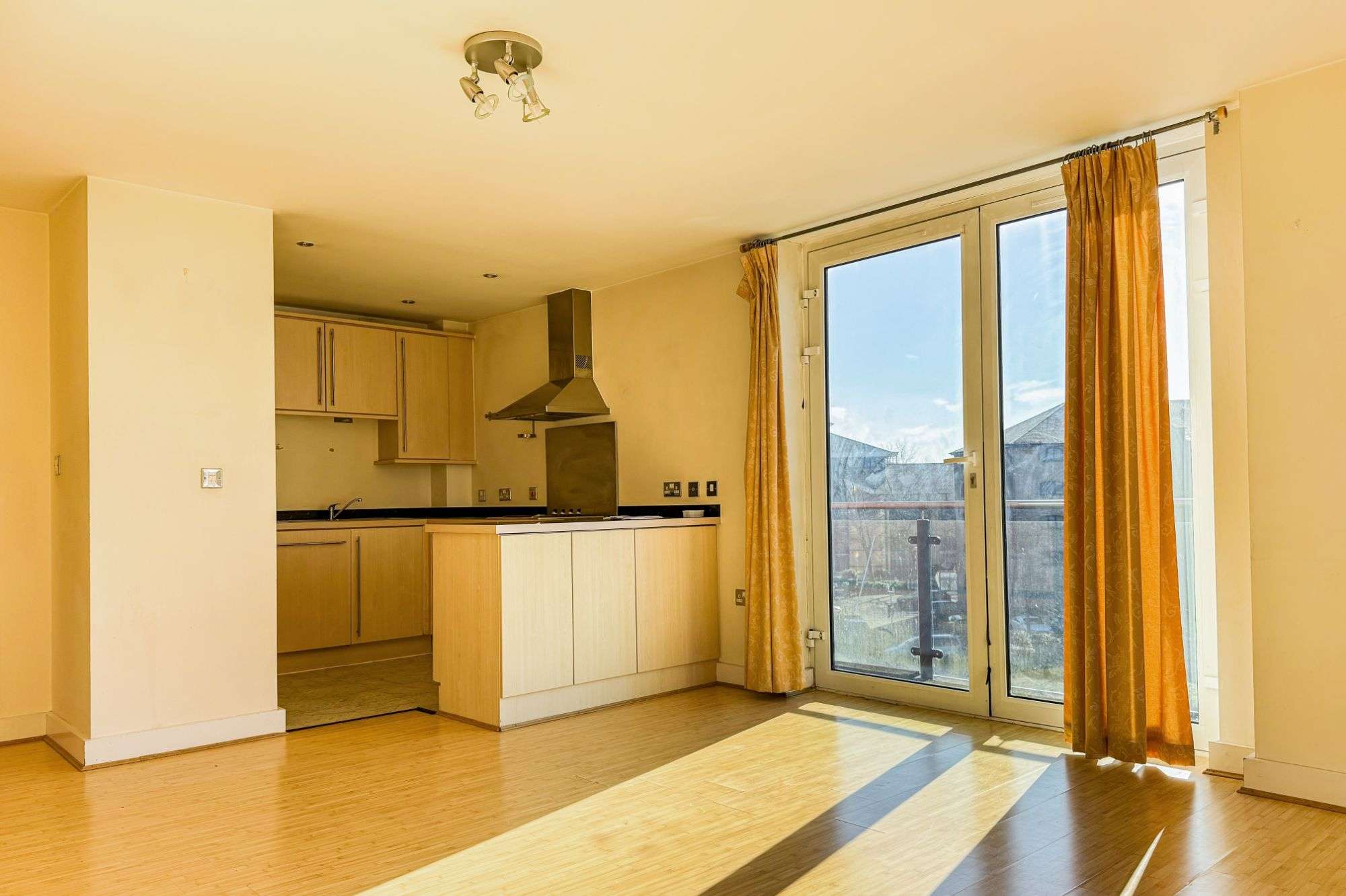 Flat 11, Ranger Court, 1 Ocean Way, Southampton, SO14 3AG
