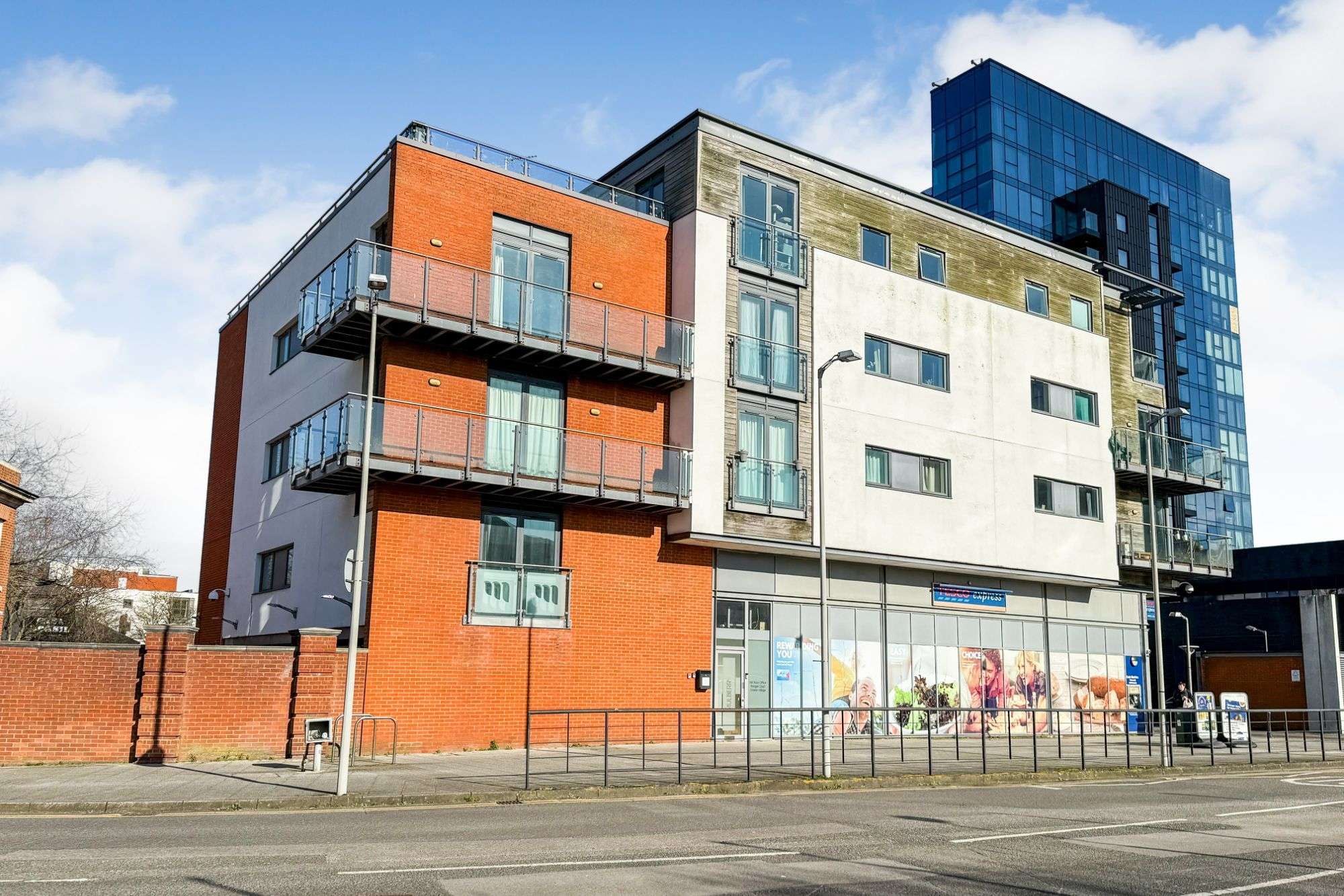 Flat 11, Ranger Court, 1 Ocean Way, Southampton, SO14 3AG