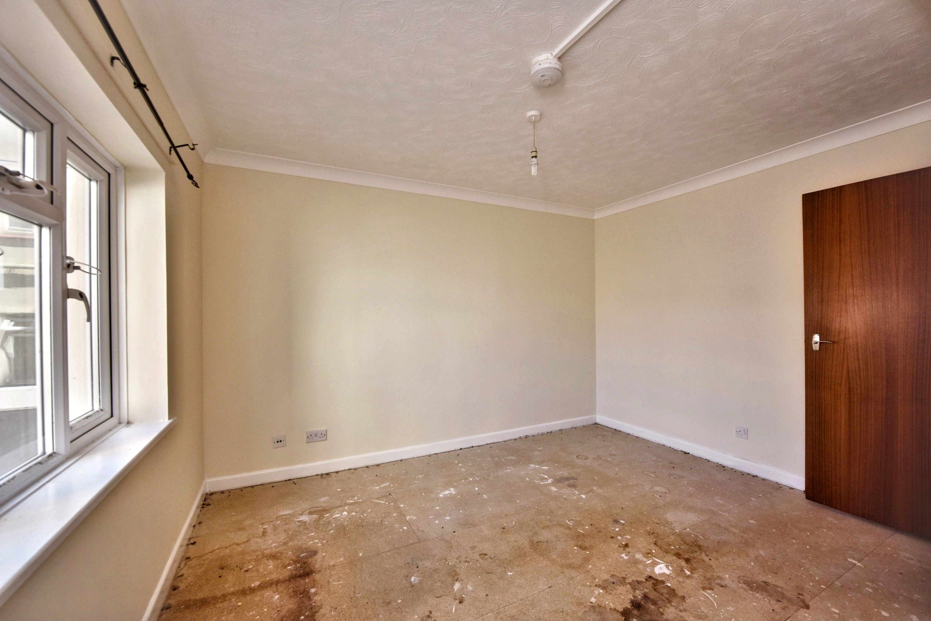 9A Oulton Hall, Marine Parade, Claton-on-Sea CO15 6JU