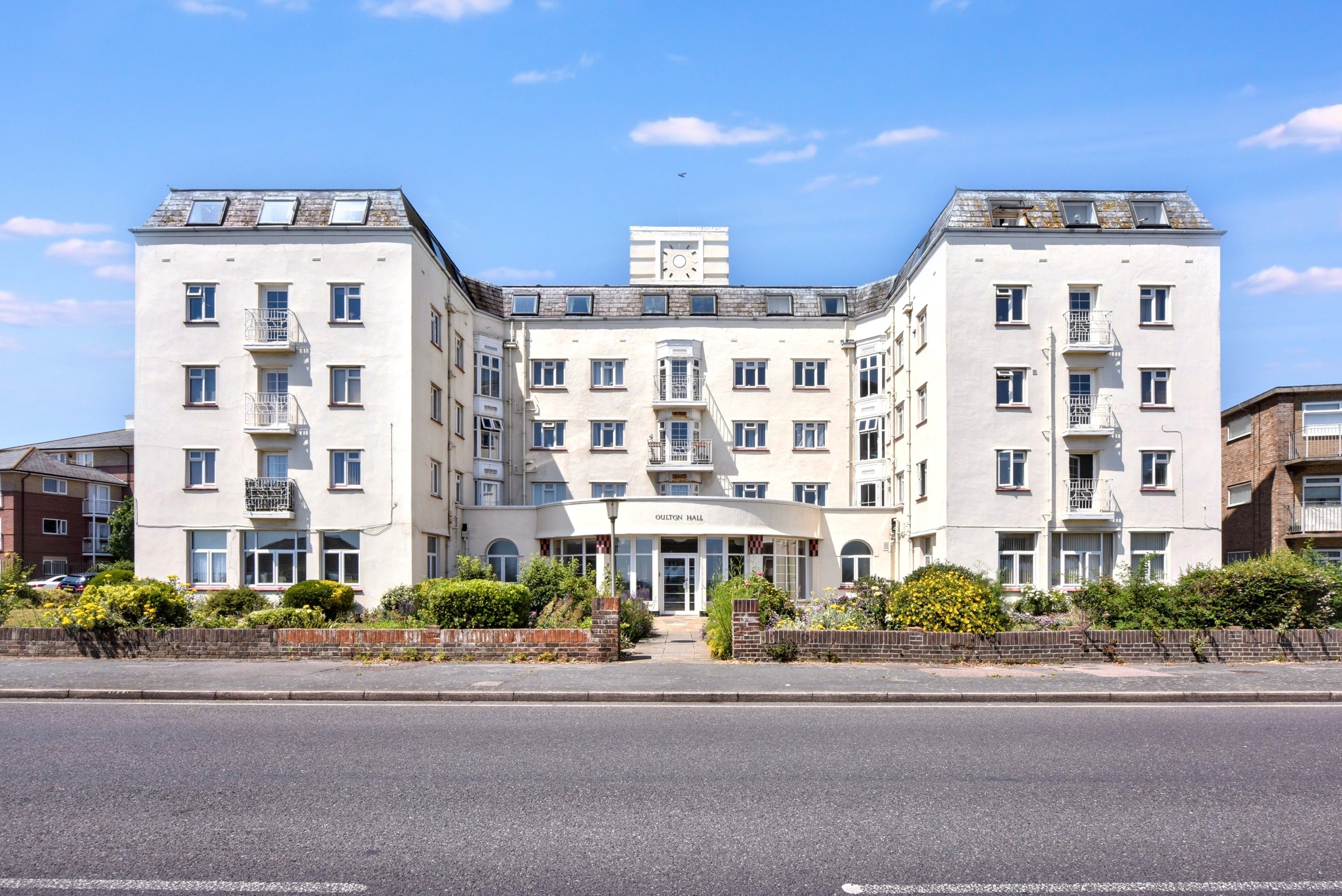 9A Oulton Hall, Marine Parade, Claton-on-Sea CO15 6JU