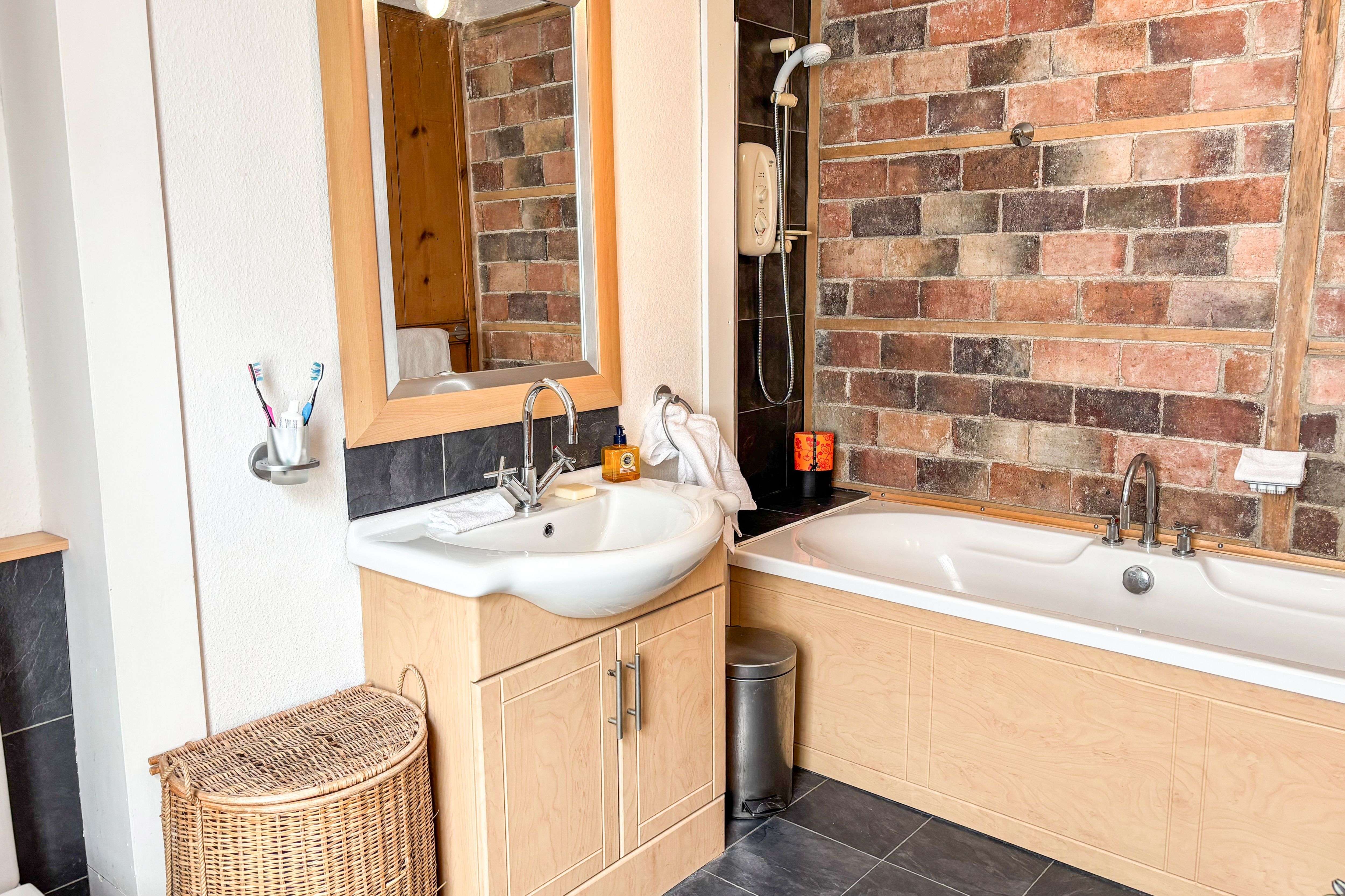 5-7 Berwyn Street, Llangollen, LL20 8NF