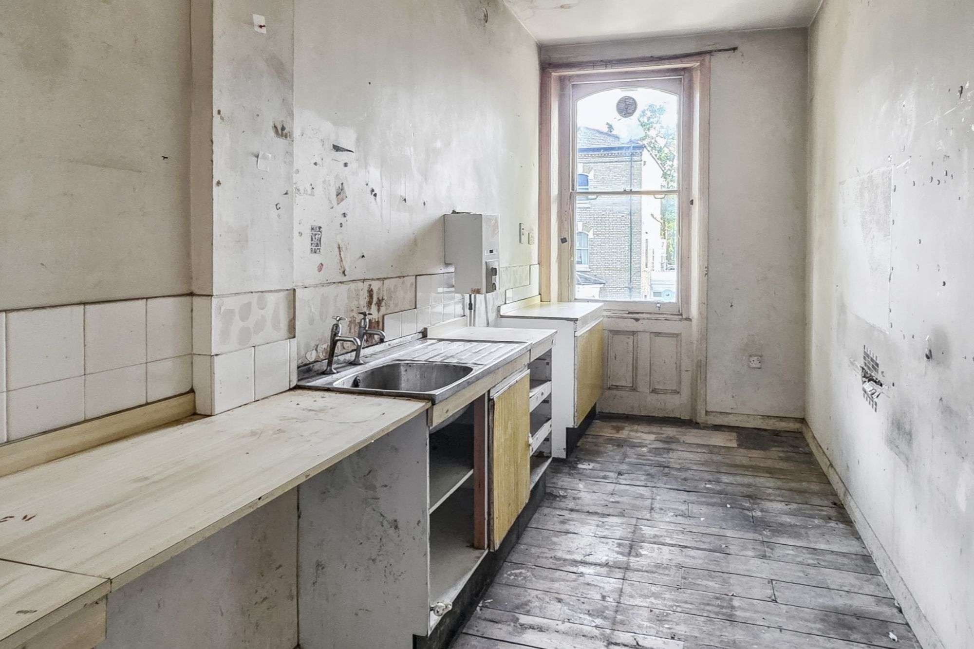 81b Edith Road, Hammersmith, London W14 0TJ