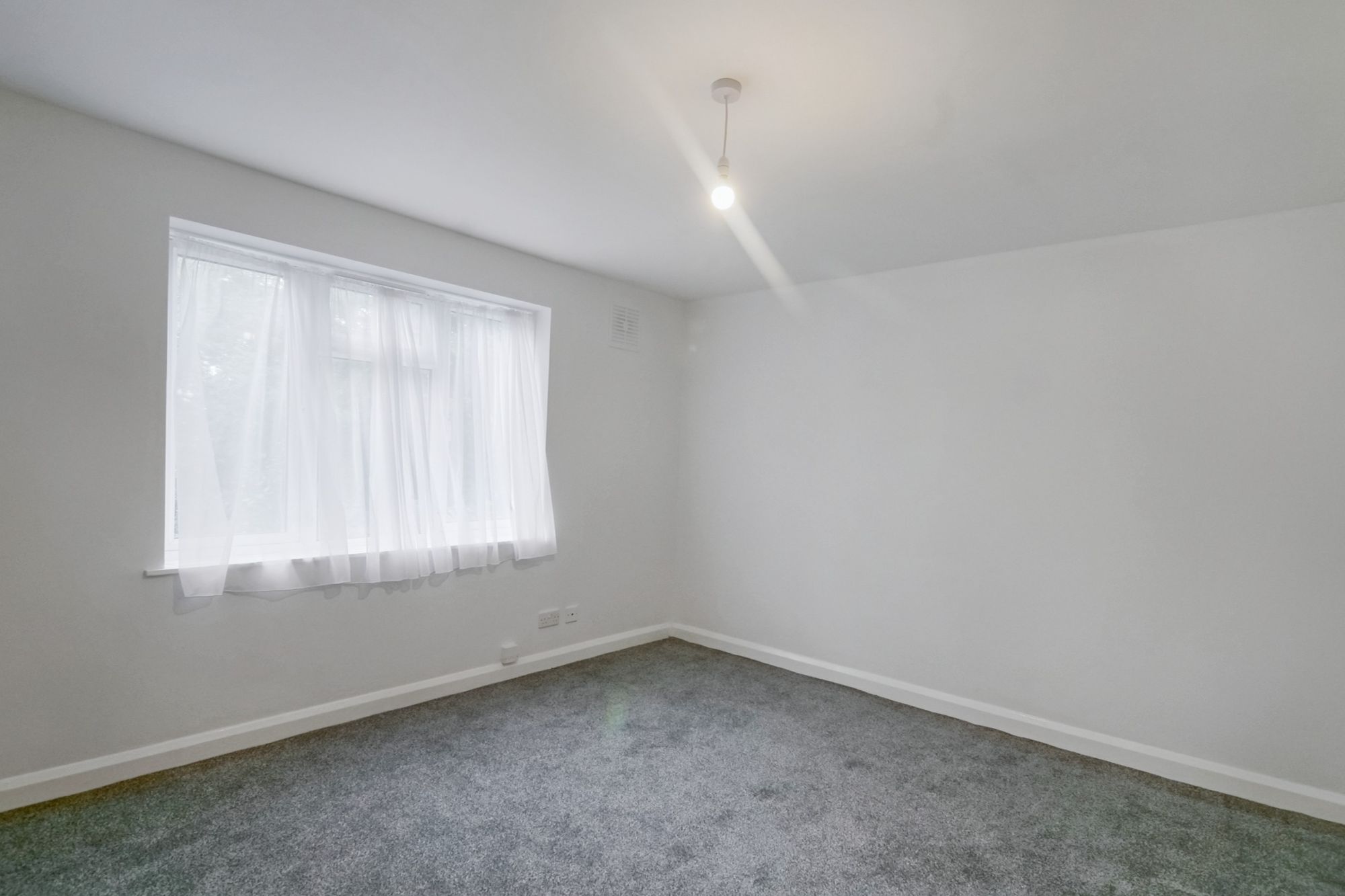 Flat E, 252 Willesden Lane, London NW2 5RE