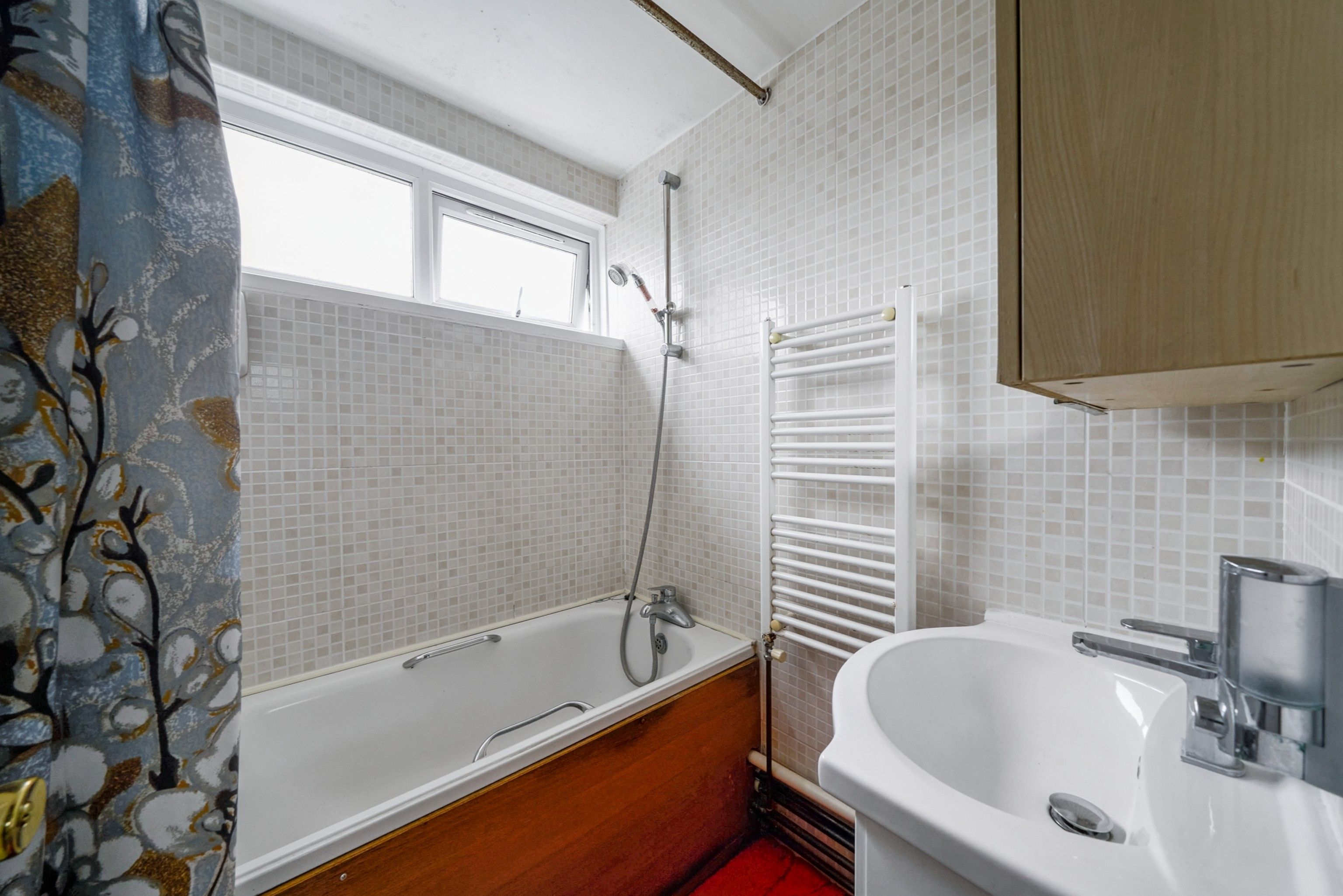 52 Longcroft Rise, Loughton, Essex, IG10 3ND