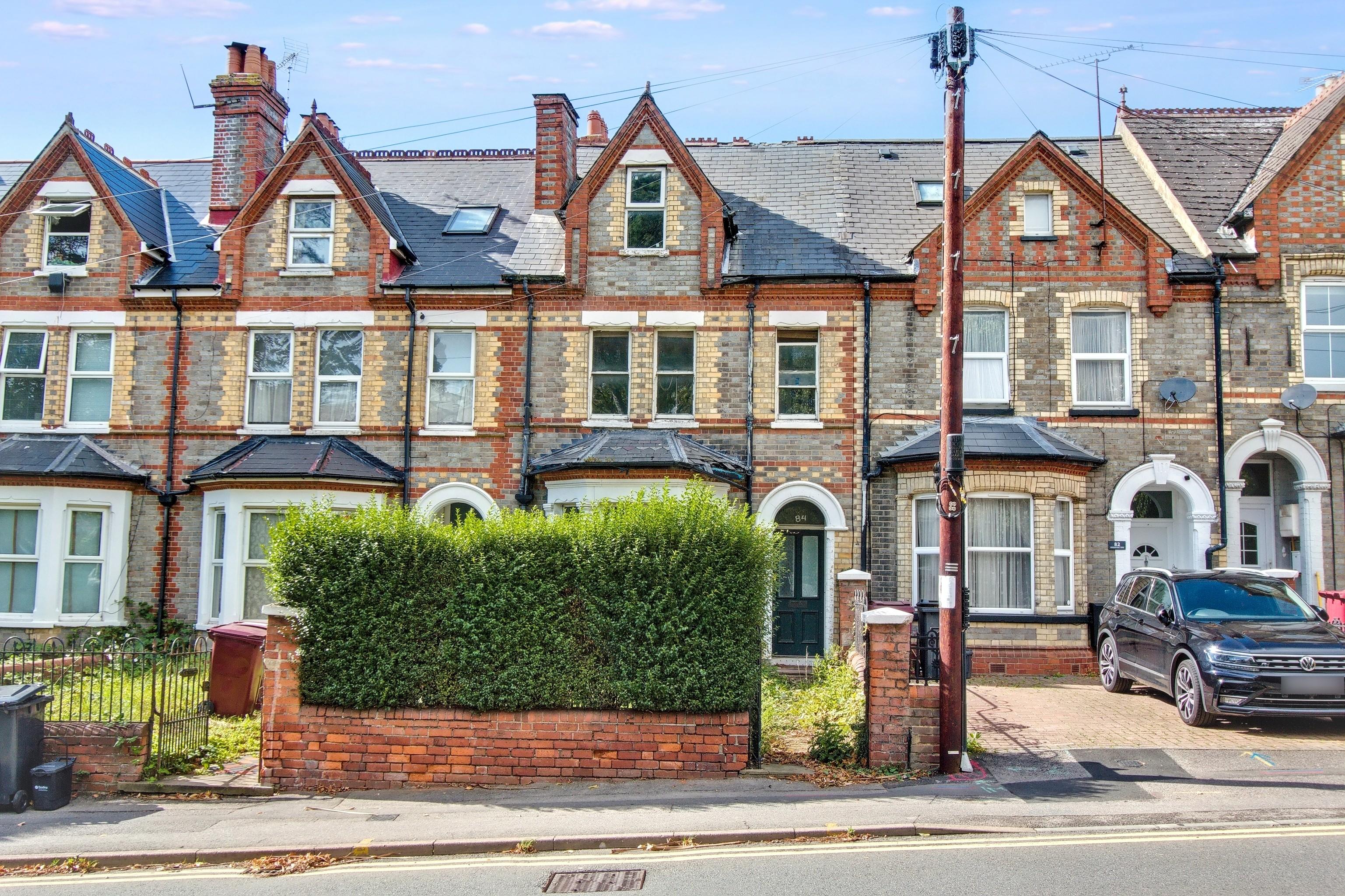 84 Basingstoke Road, Reading, Berkshire, RG2 0EL