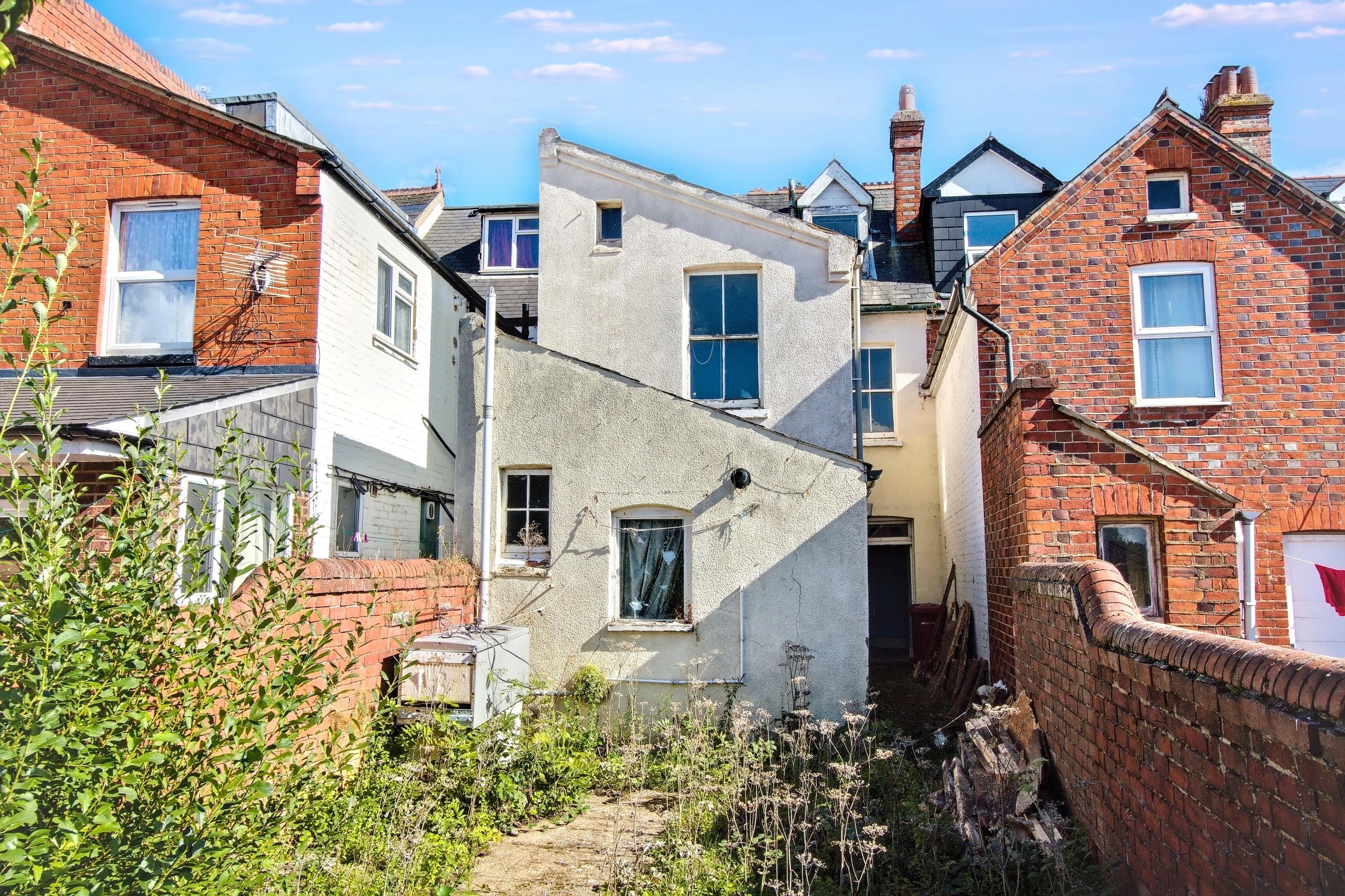 84 Basingstoke Road, Reading, Berkshire, RG2 0EL