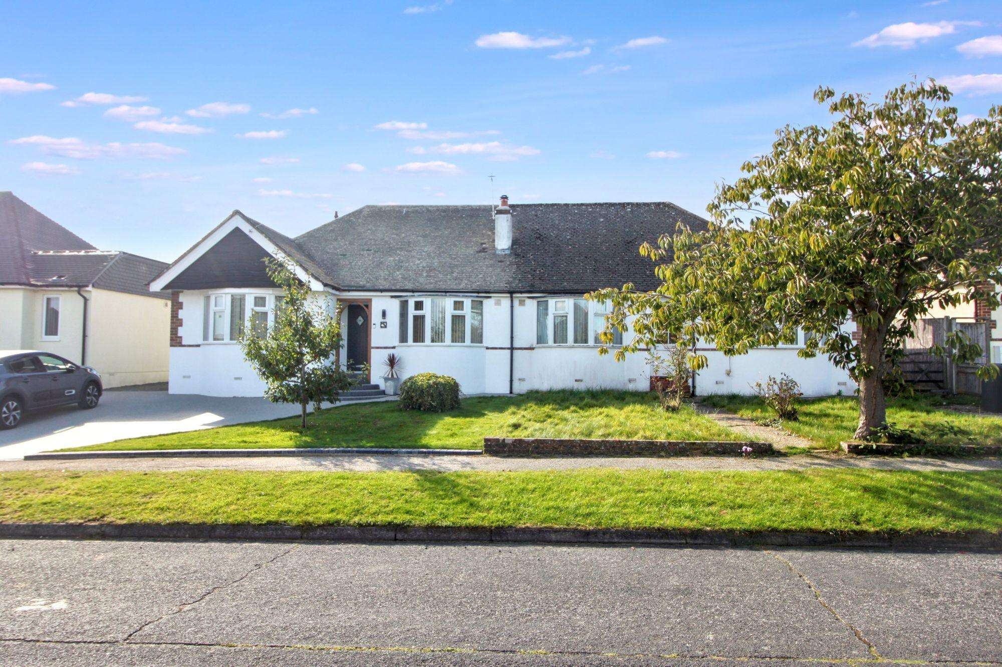 27 Sunstar Lane, Polegate, East Sussex BN26 5HS