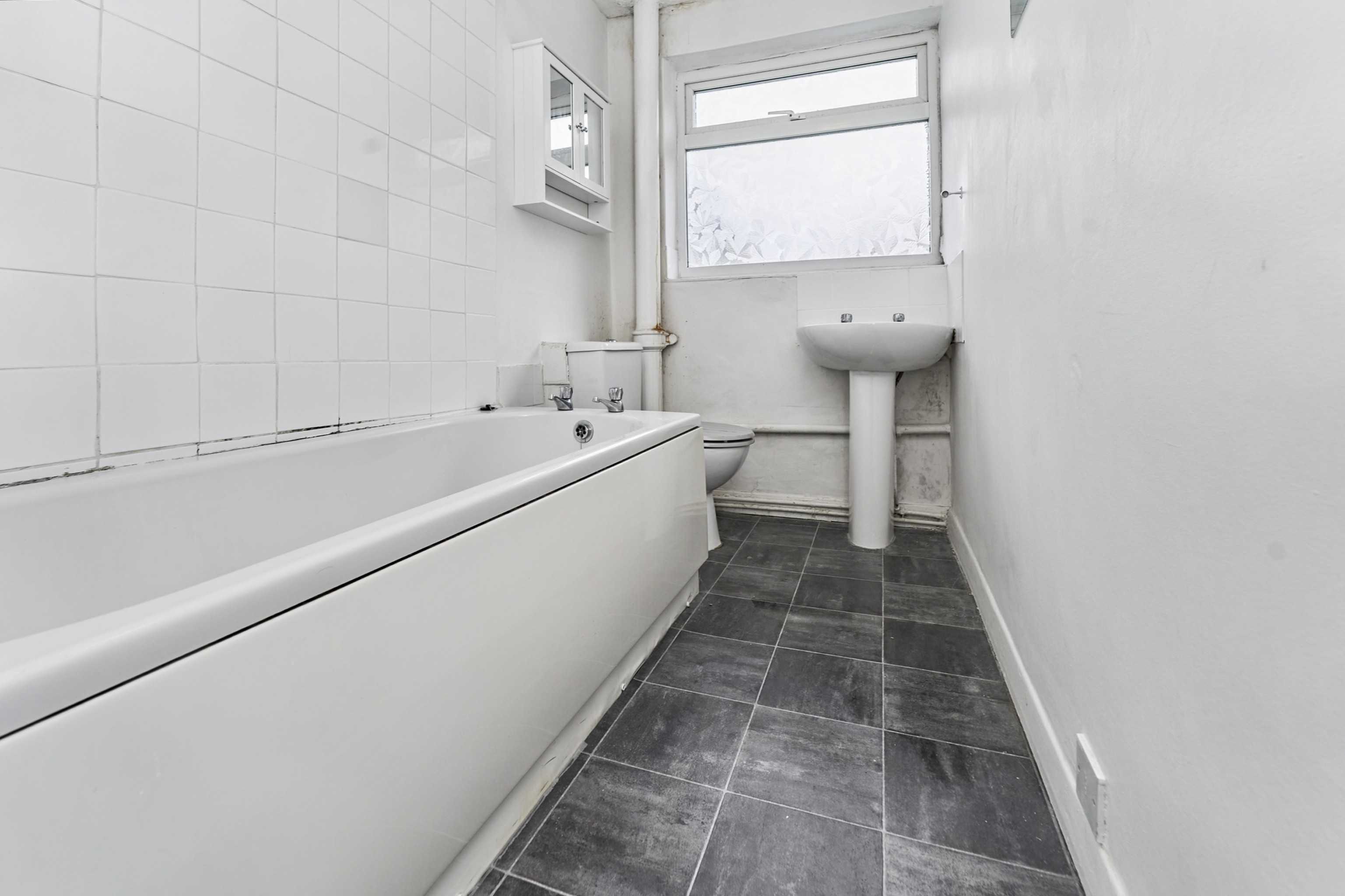 Flat 11, Lyndon House, 2 Conifer Drive, Birmingham B31 2HX