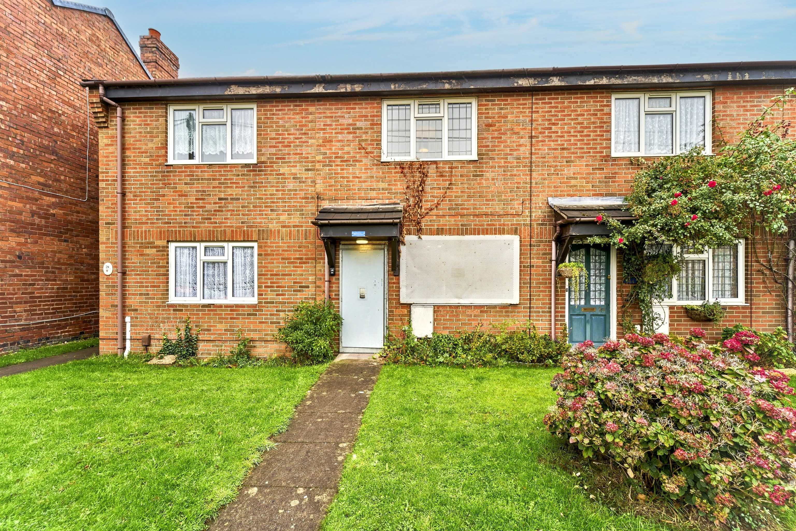26 Green Lane, Shelfield, Walsall WS4 1RN