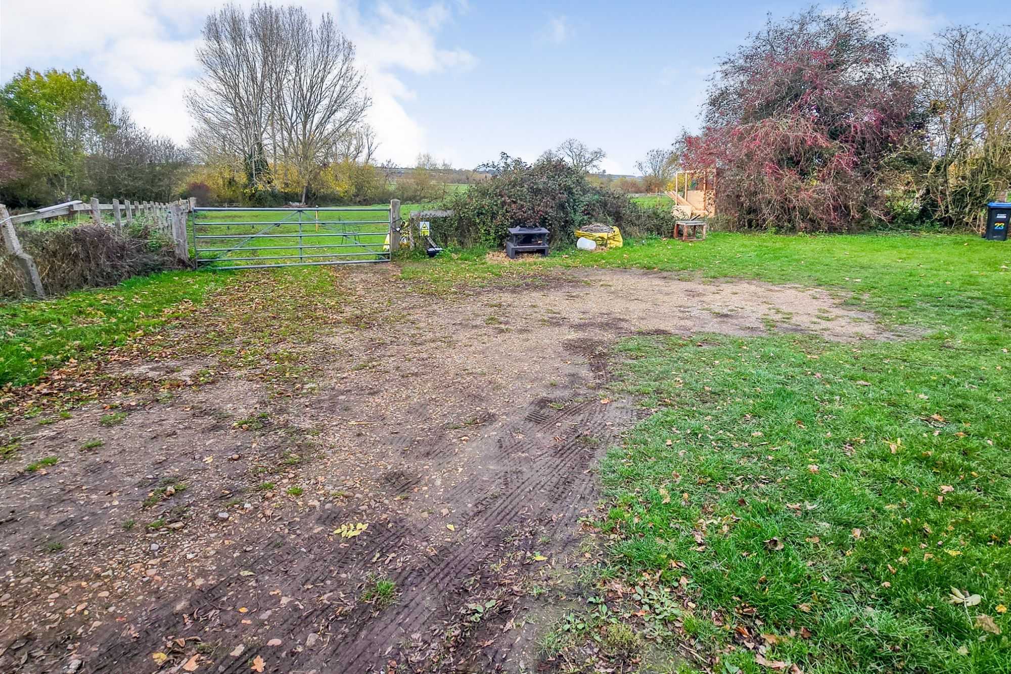Land to the North and West of 19 Filgrave to A509, Filgrave, Milton ...