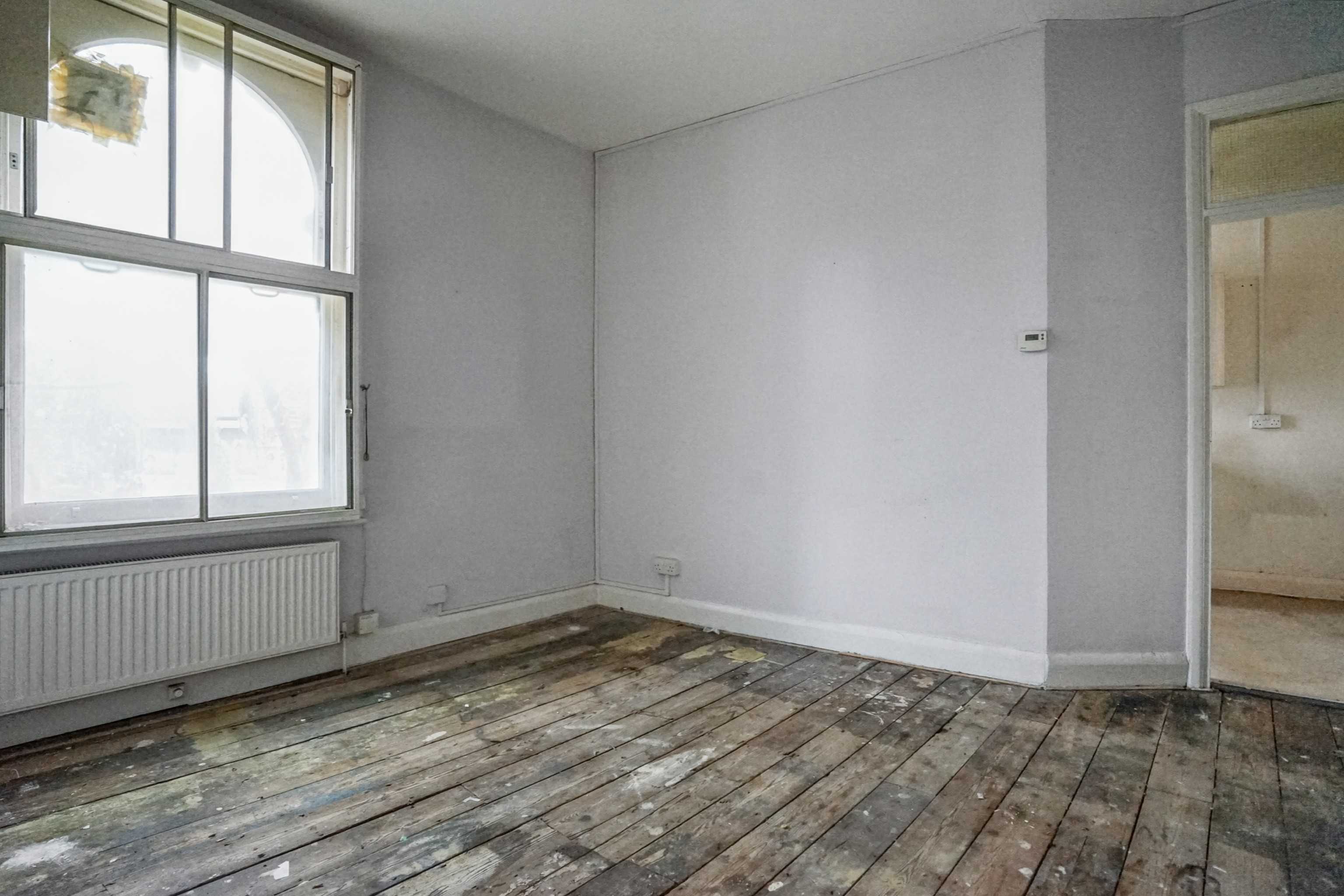 Flat B, 198 Stockwell Road, Brixton, London, SW9 9TB