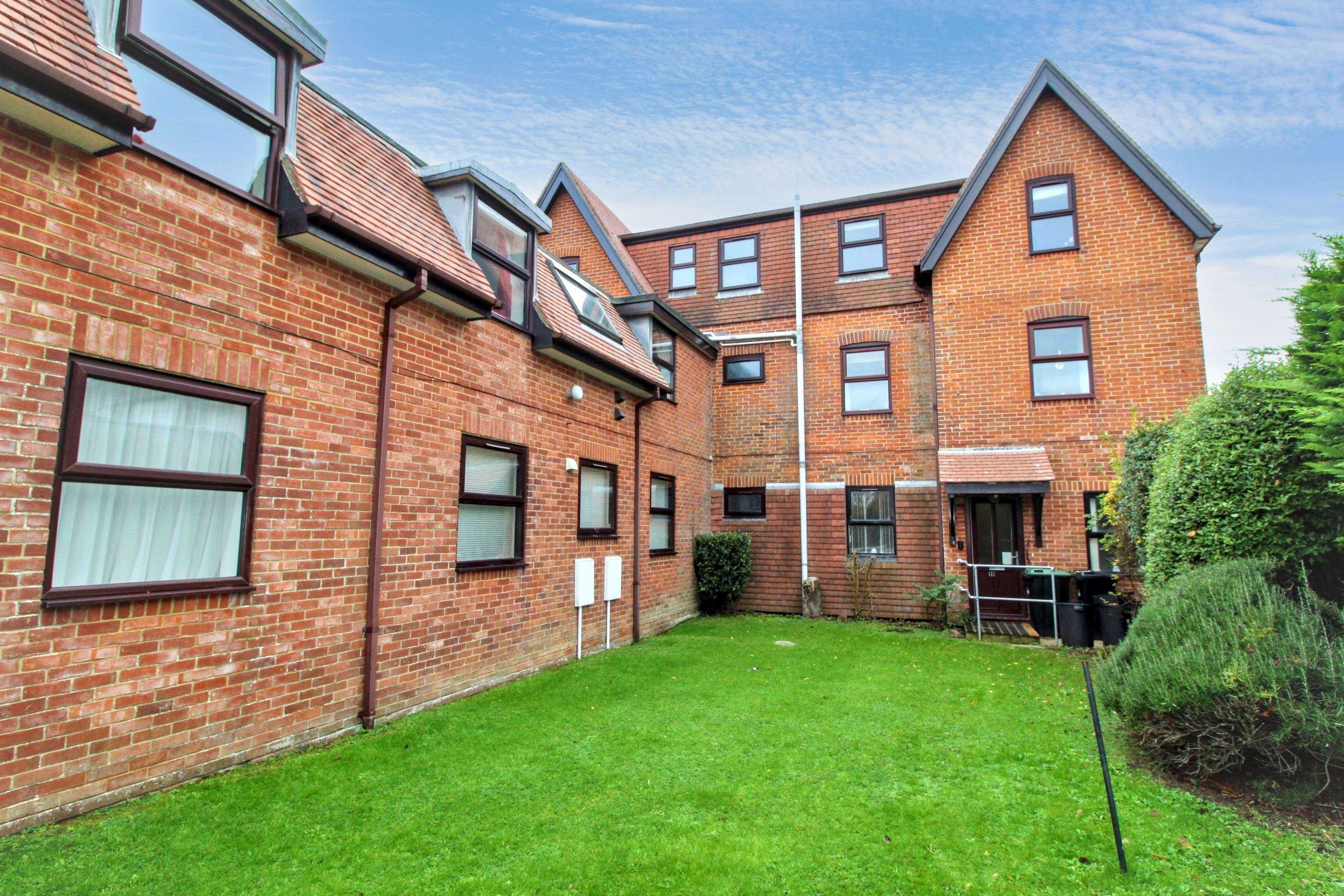 Flat 1 Greenlea, Keyhaven Road, Lymington, SO41 0QX