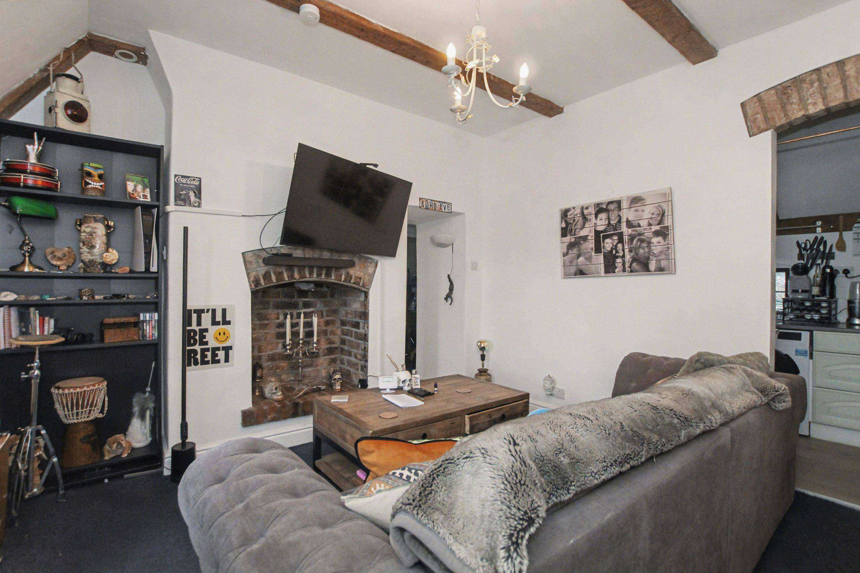 5/7 and 6/8 Barracks Square, Macclesfield, Cheshire SK11 8HF