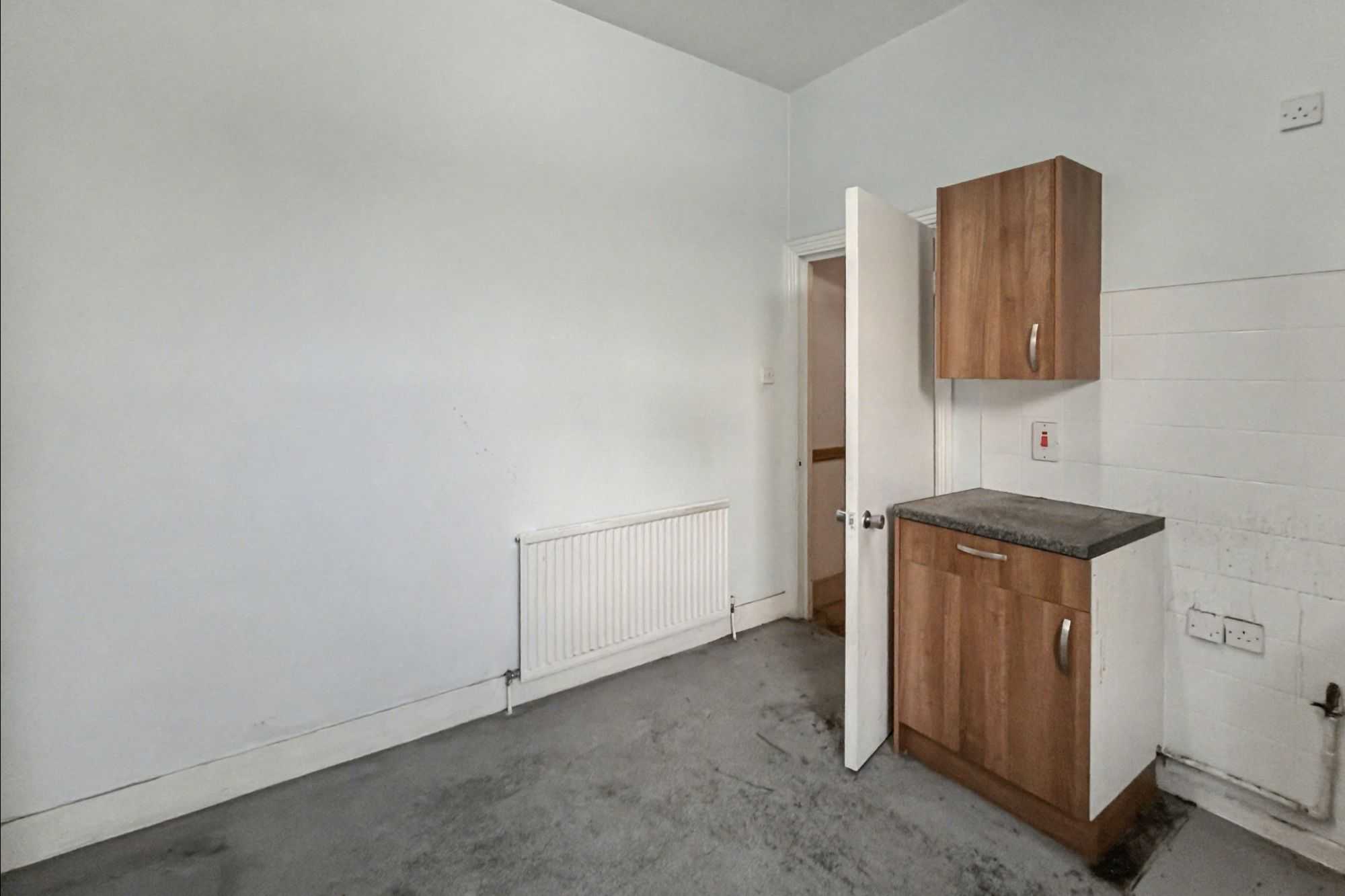 76b Manchuria Road, Battersea, London SW11 6AF