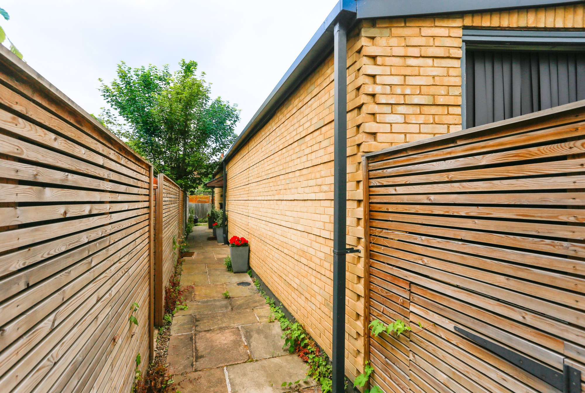 15c Barmouth Road*, London, SW18 2DT