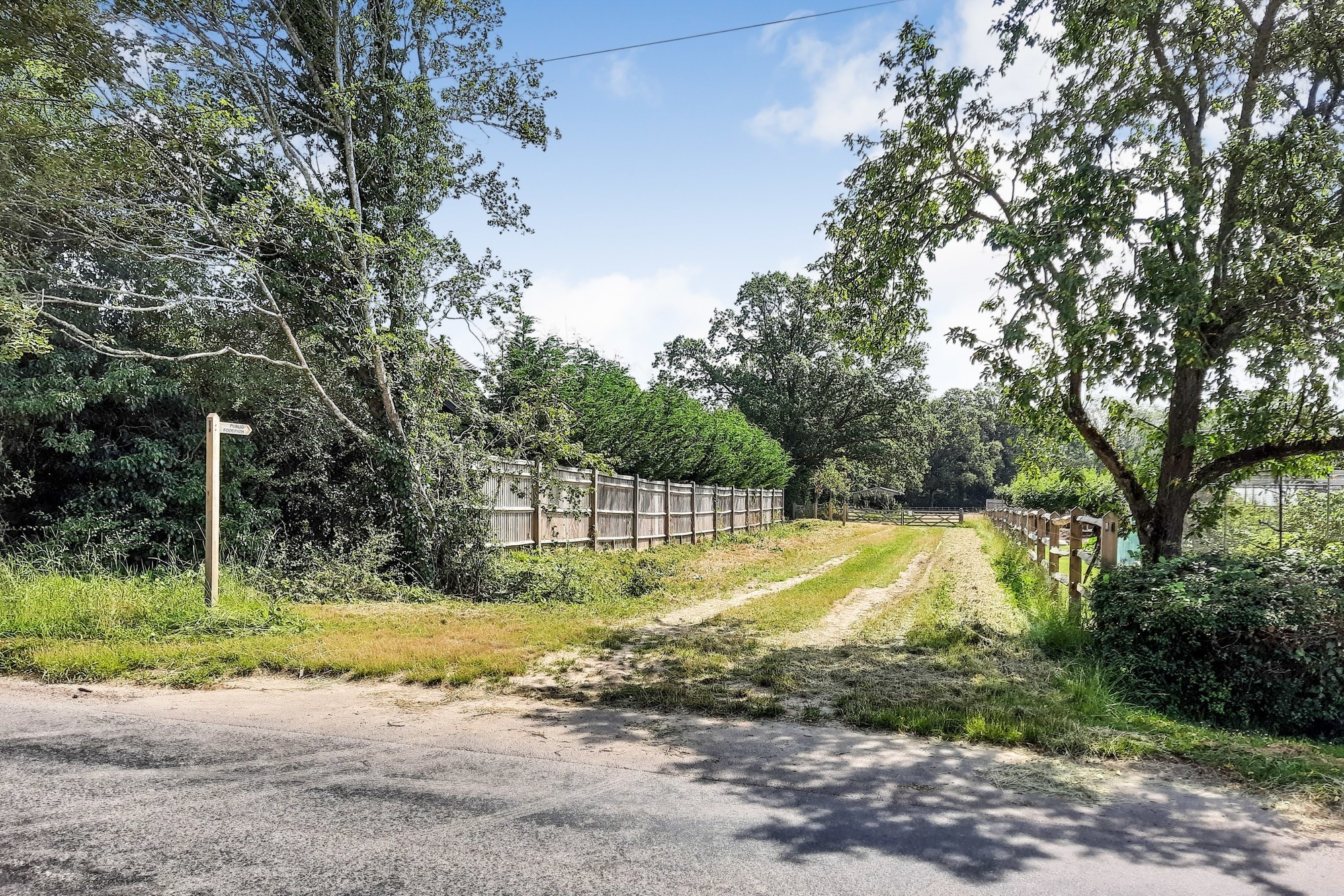 Land on the east side of Nuthurst Street, Nuthurst, Horsham, RH13 6RG